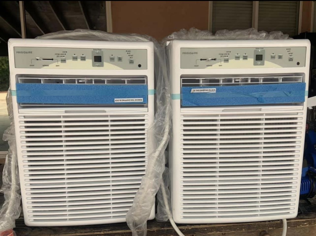 Frigidaire 450-sq ft Window Air Conditioner (115-Volt; 10000-BTU)