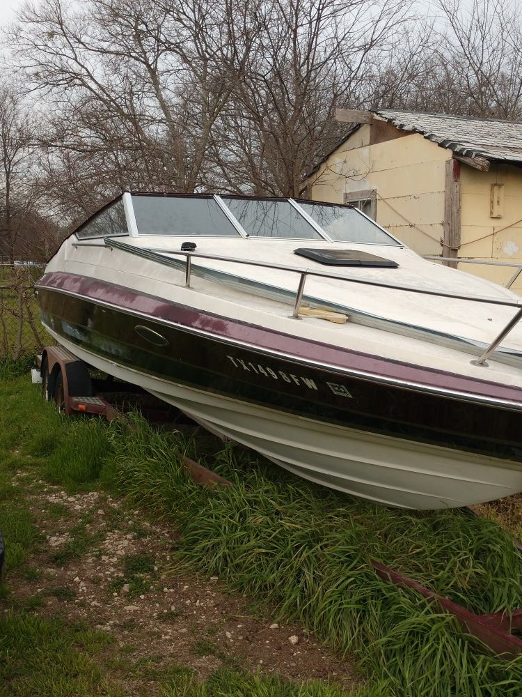 24 ft Maxum sport cuddy for Sale in DeSoto, TX - OfferUp