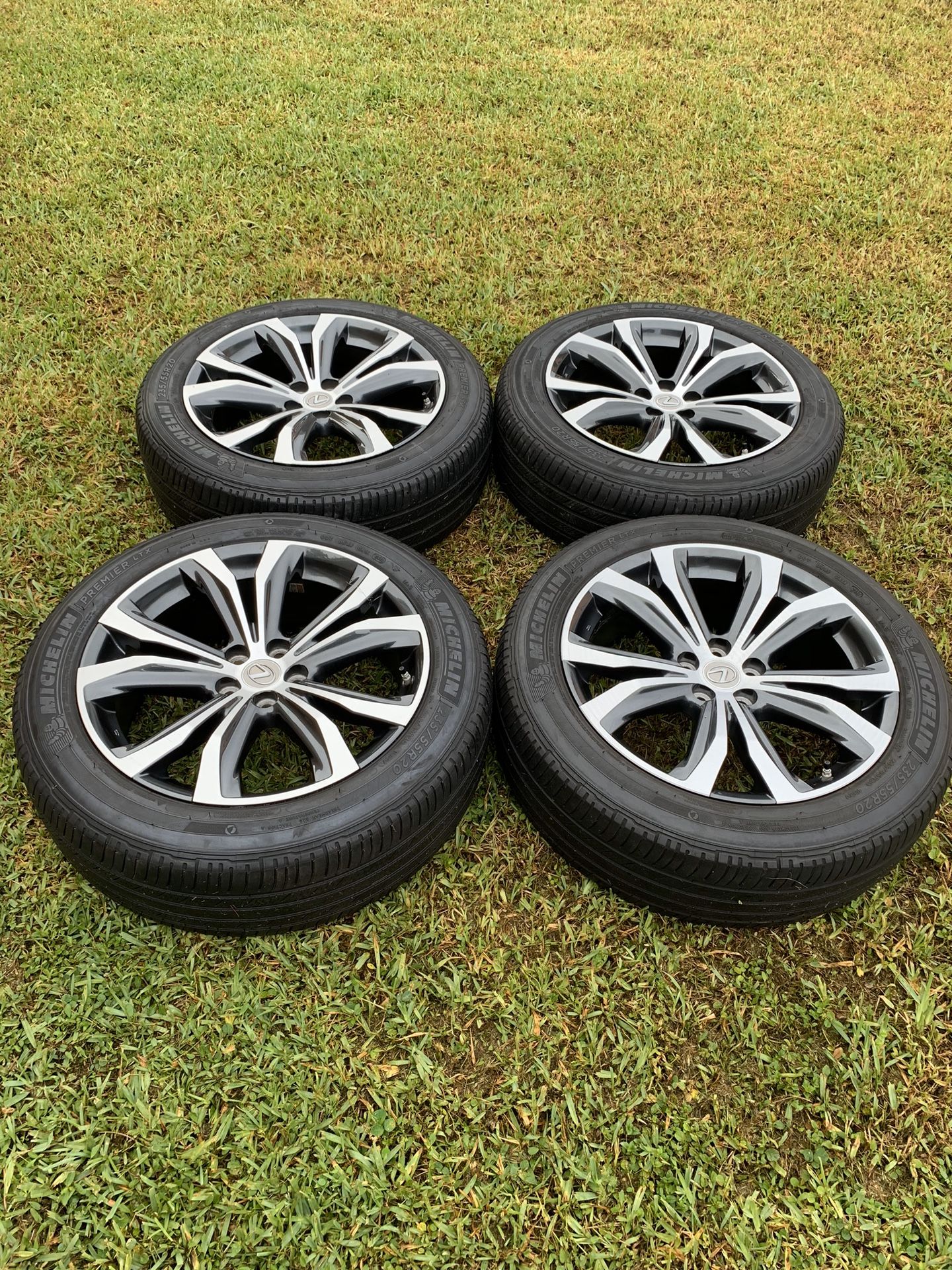 20” lexus RX350 Rims wheels with Michelin tires. Good condition no ...