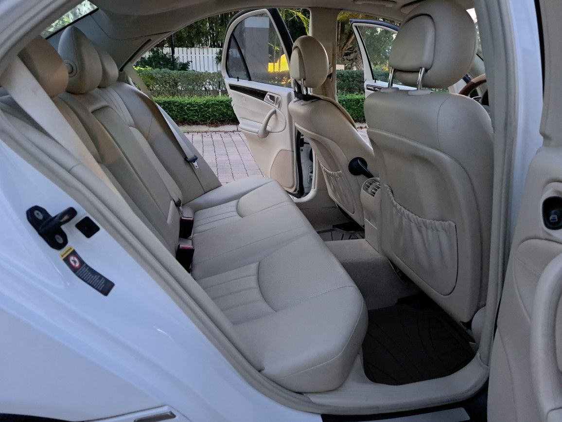 2005 MERCEDES BENZ C240 4MATIC for Sale in Fort Lauderdale, FL - OfferUp
