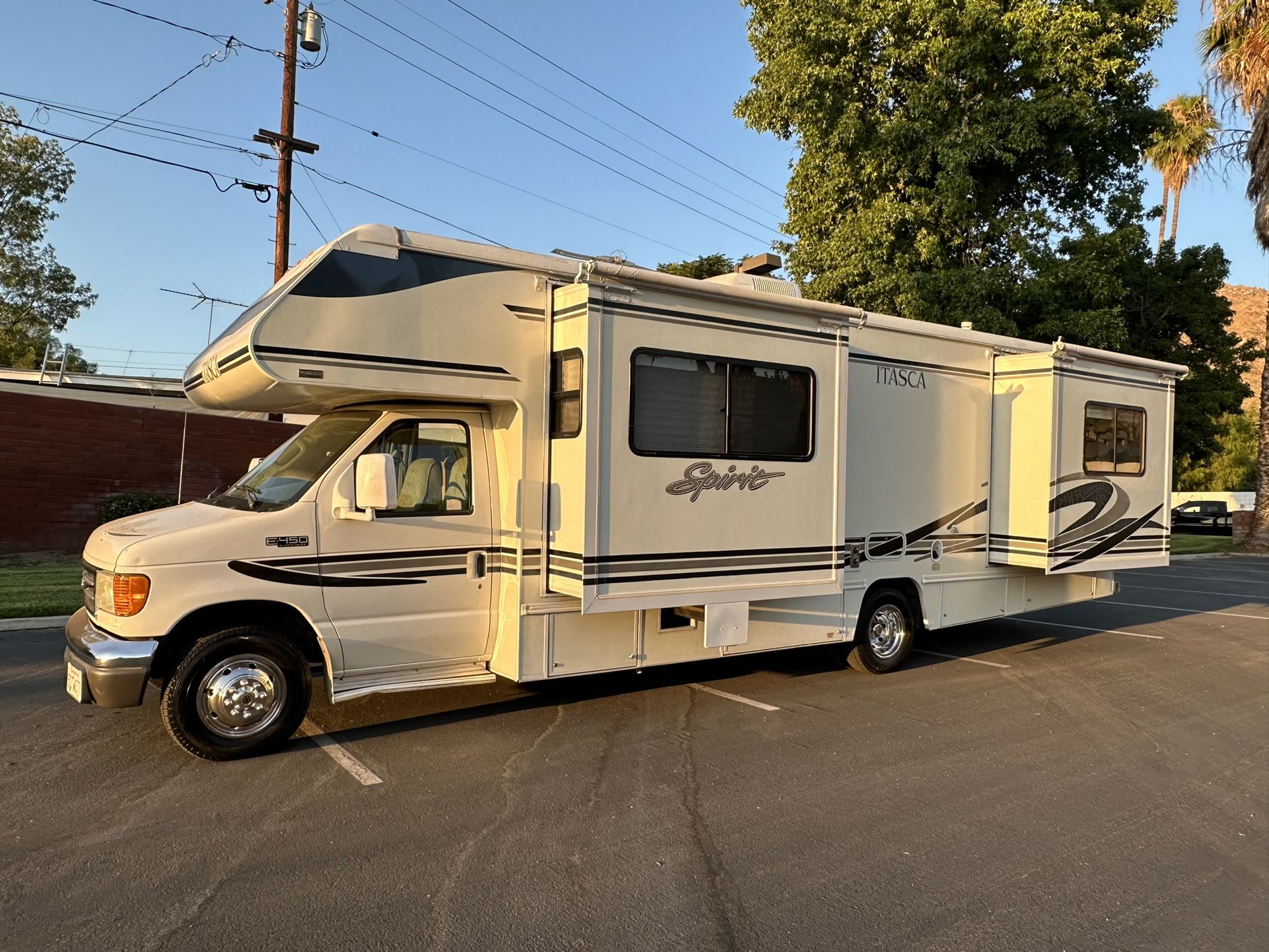 2004 Itasca Spirit for Sale in Riverside, CA - OfferUp
