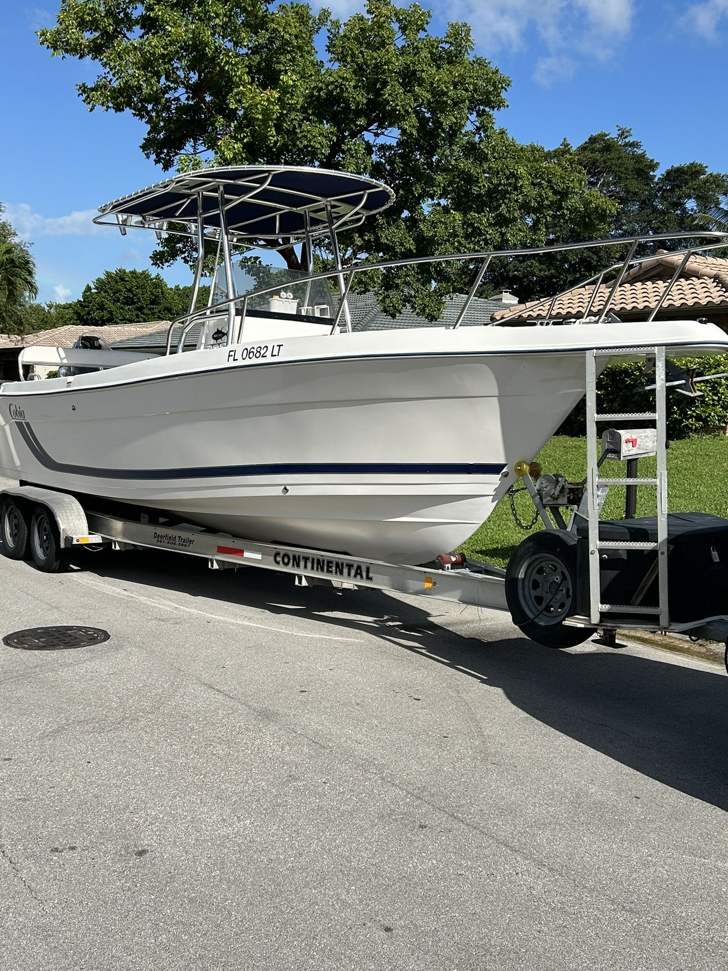 2001 Cobia 254 cc for Sale in Pompano Beach, FL - OfferUp