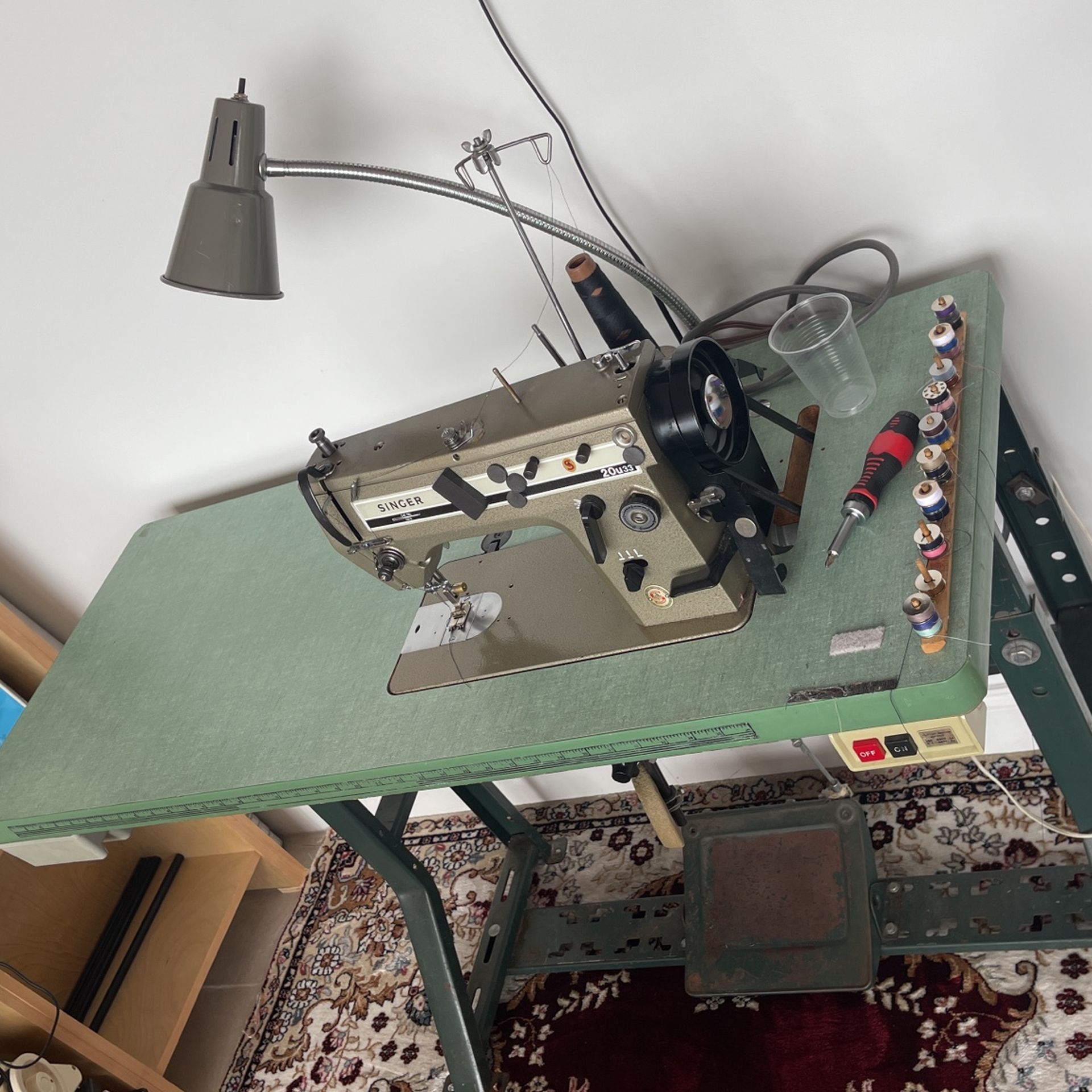 Singer 20u Sewing Machine for Sale in Pompano Beach, FL - OfferUp