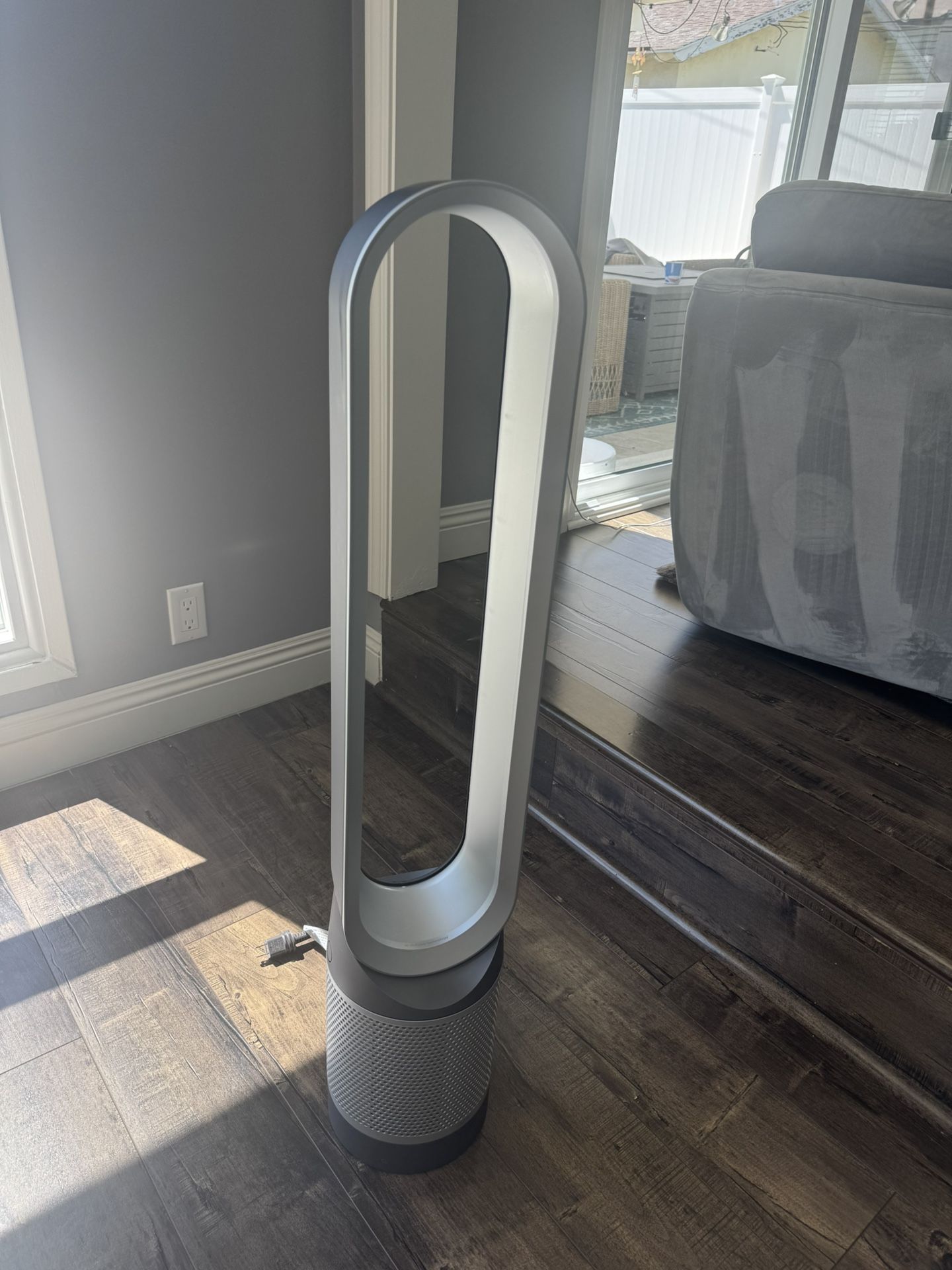Dyson Pure Cool TP01 Purifying fan for Sale in Los Angeles, CA - OfferUp
