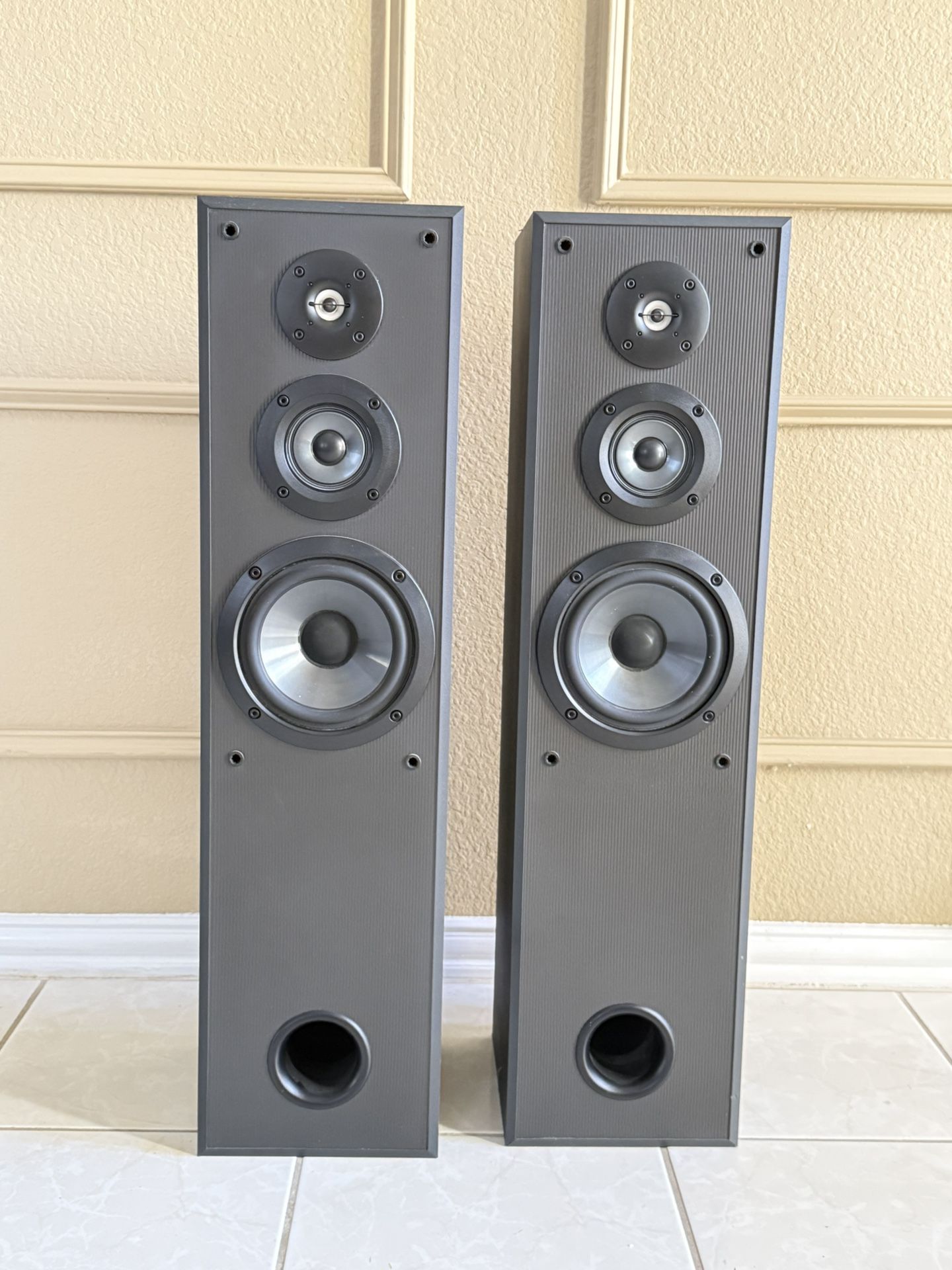 Sony Floor Standing Speakers Pair for Sale in Irving, TX - OfferUp