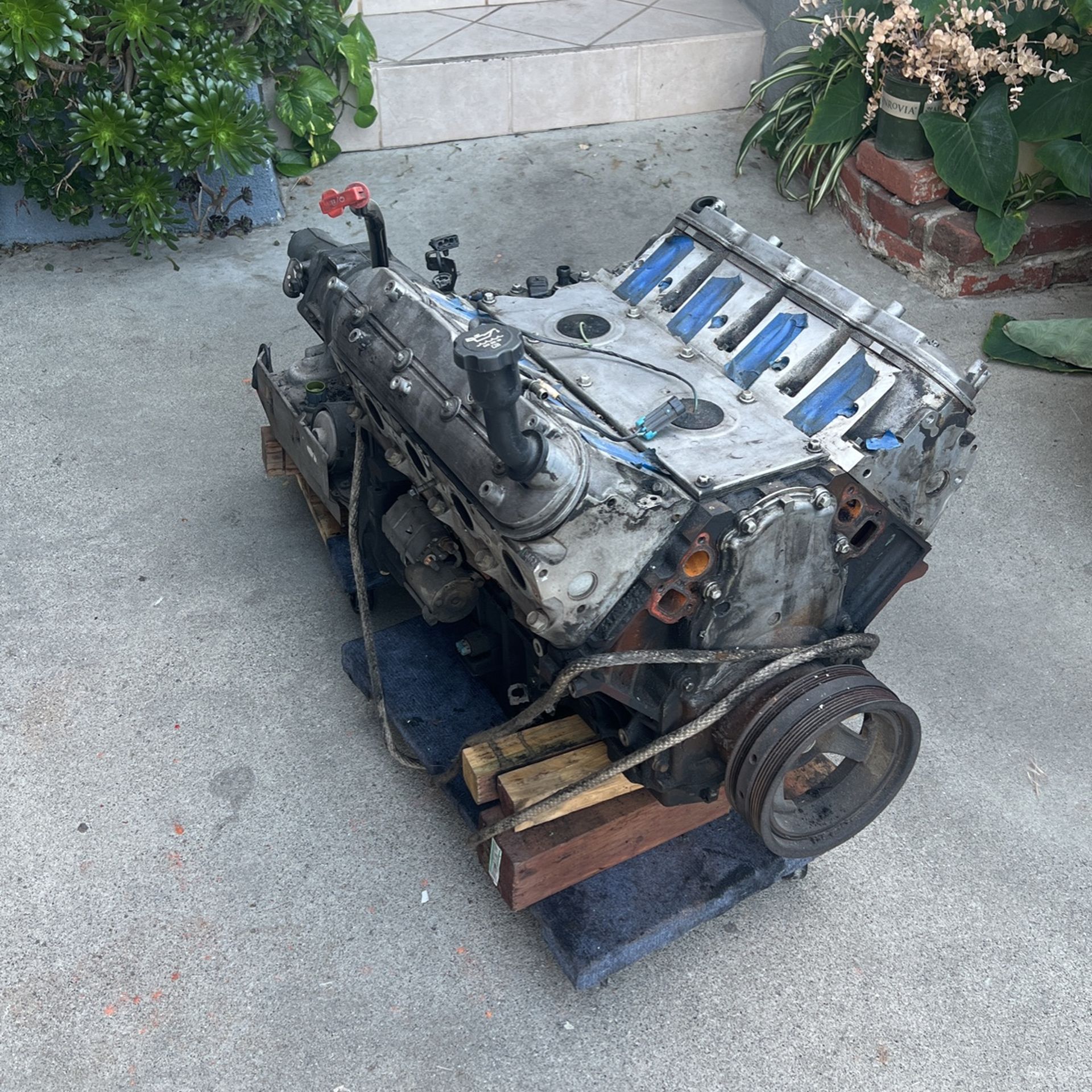 Tahoe Engine 5.3l N Trans for Sale in Downey, CA - OfferUp