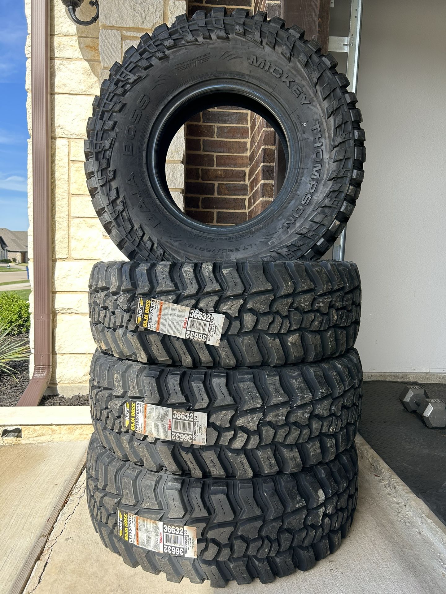 285/75/16 Mickey Thompson MT for Sale in Waxahachie, TX - OfferUp