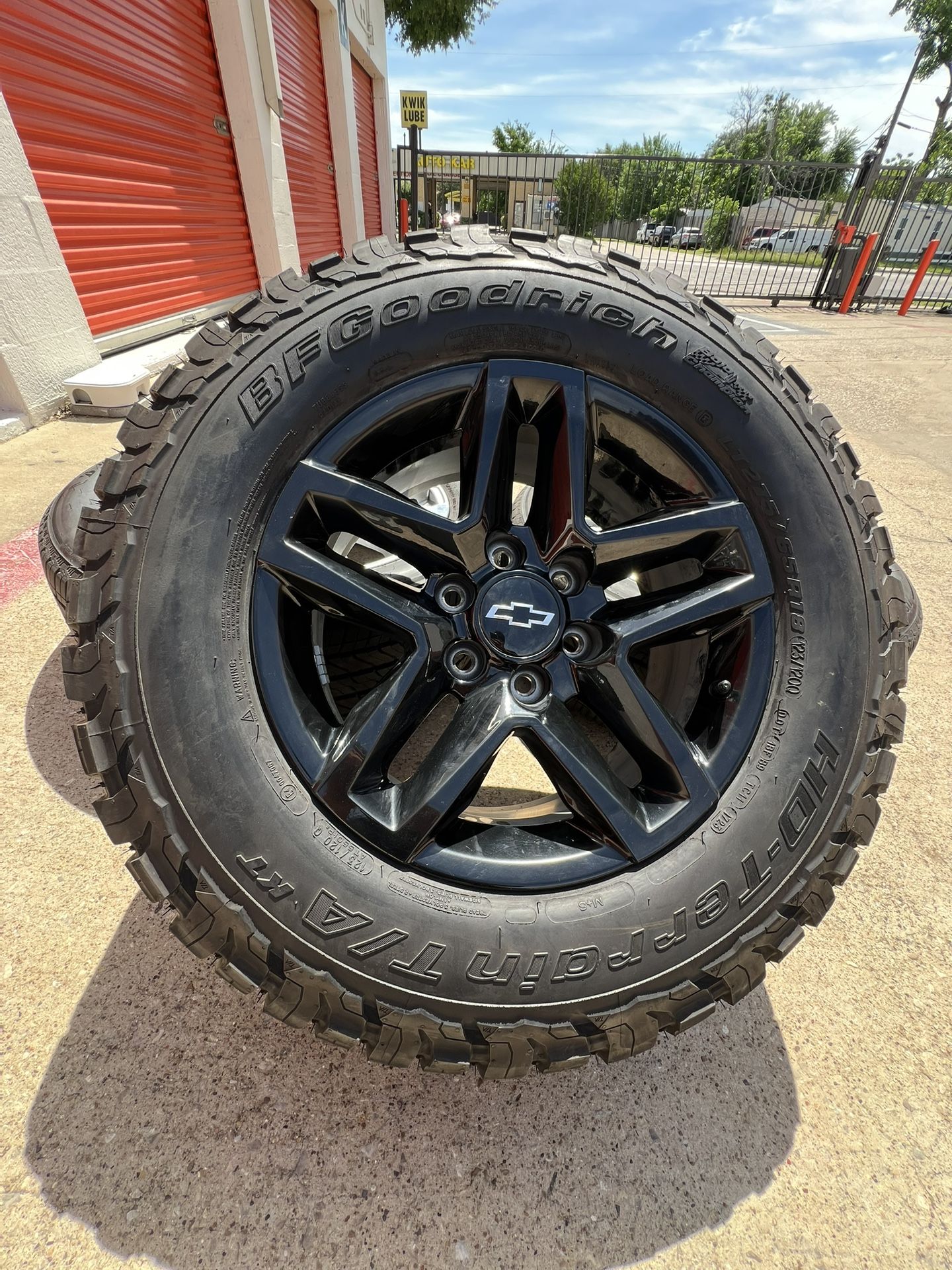 18s Chevy Gmc Trailboss Silverado Rst On All Terrain Tires Rims Rines ...