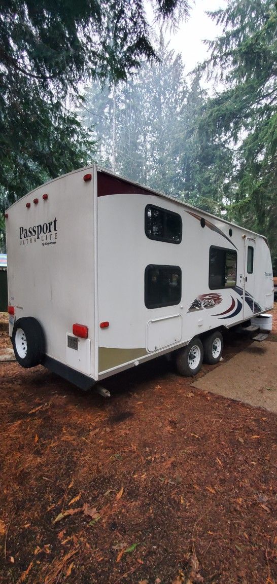 2011 Keystone Travel trailer for Sale in Stanwood, WA - OfferUp
