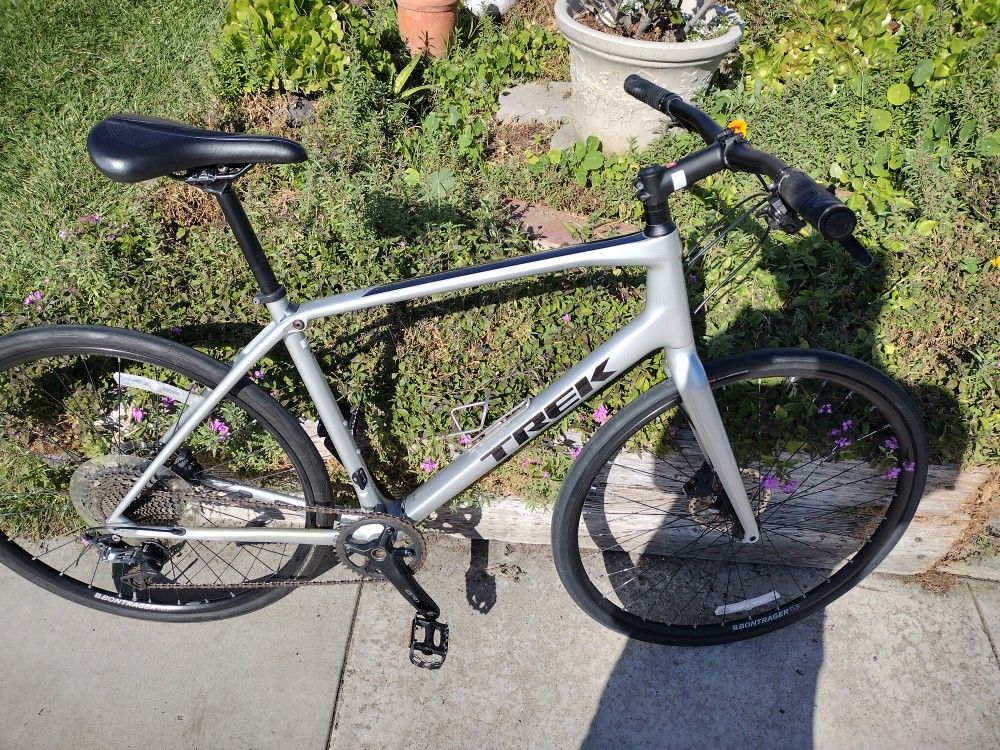 Trek FX Sport 4 for Sale in Huntington Beach, CA - OfferUp