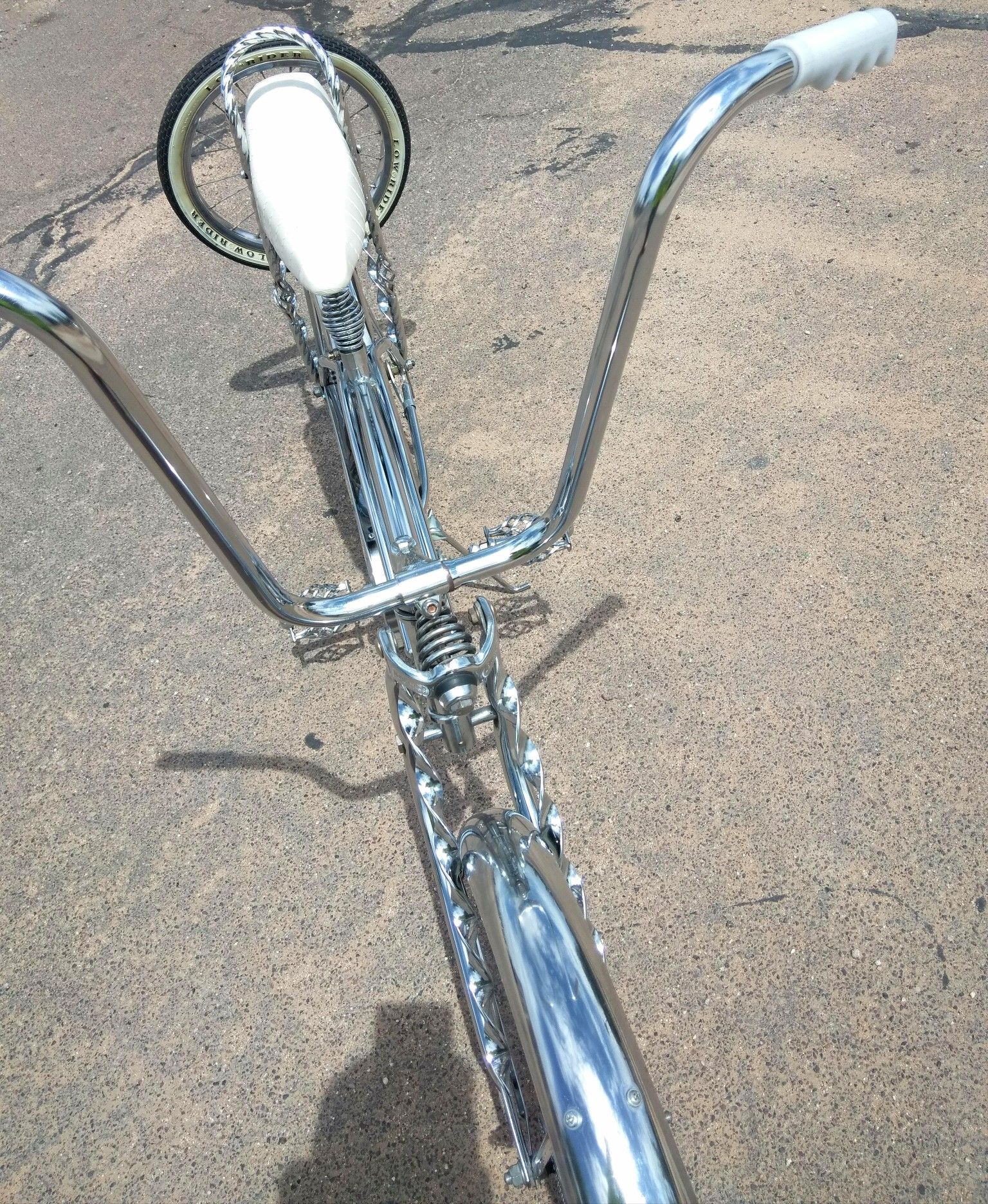 Lowrider Bikes With Spinners