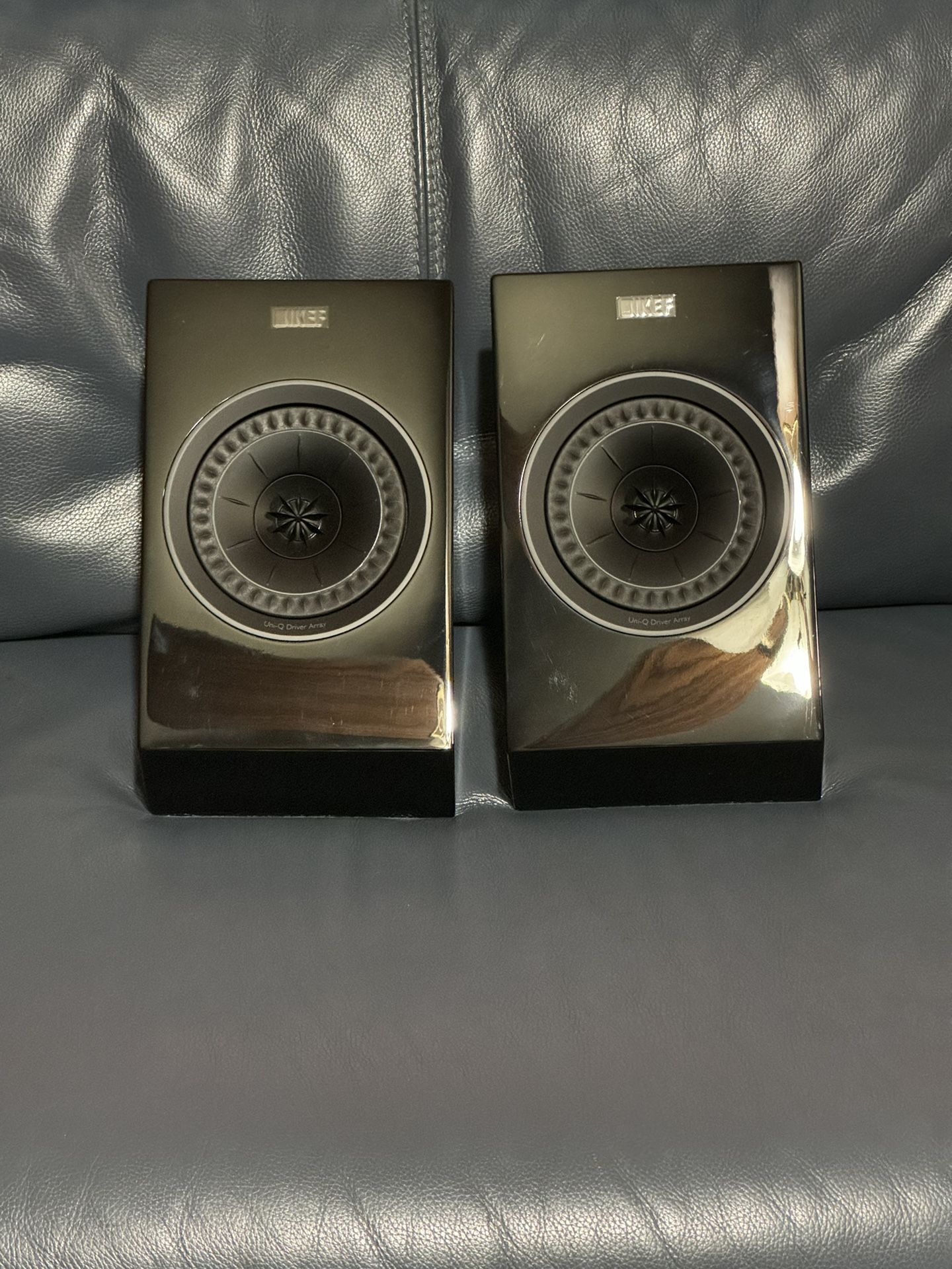 Kef R8A for Sale in Los Angeles, CA - OfferUp