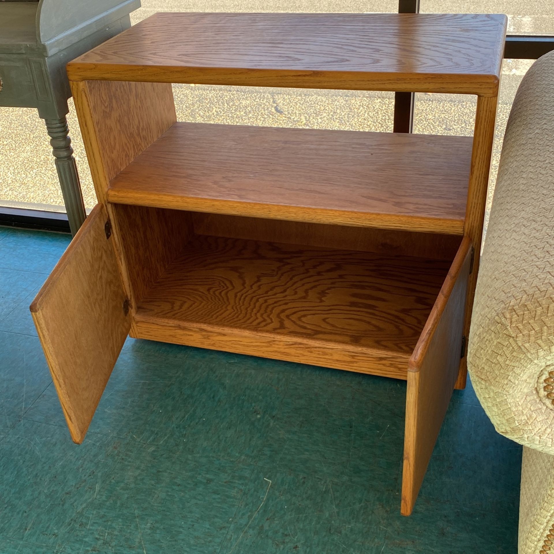 Oak Microwave Cart With Storage Cupboards for Sale in Lynnwood, WA ...
