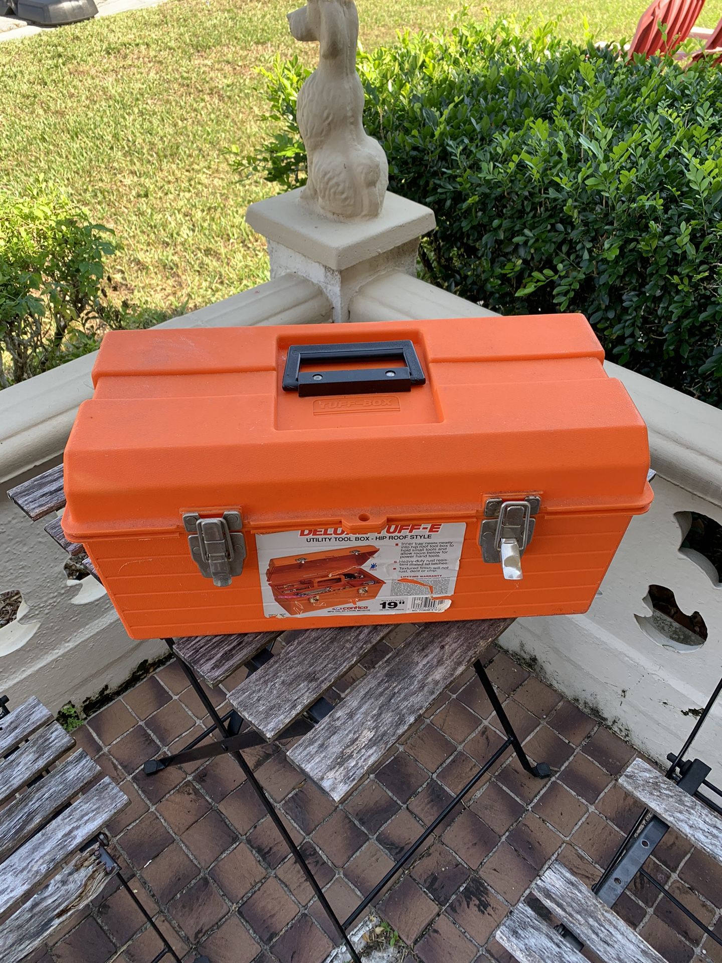 Contico Plastic Tool Box for Sale in Tamarac, FL - OfferUp