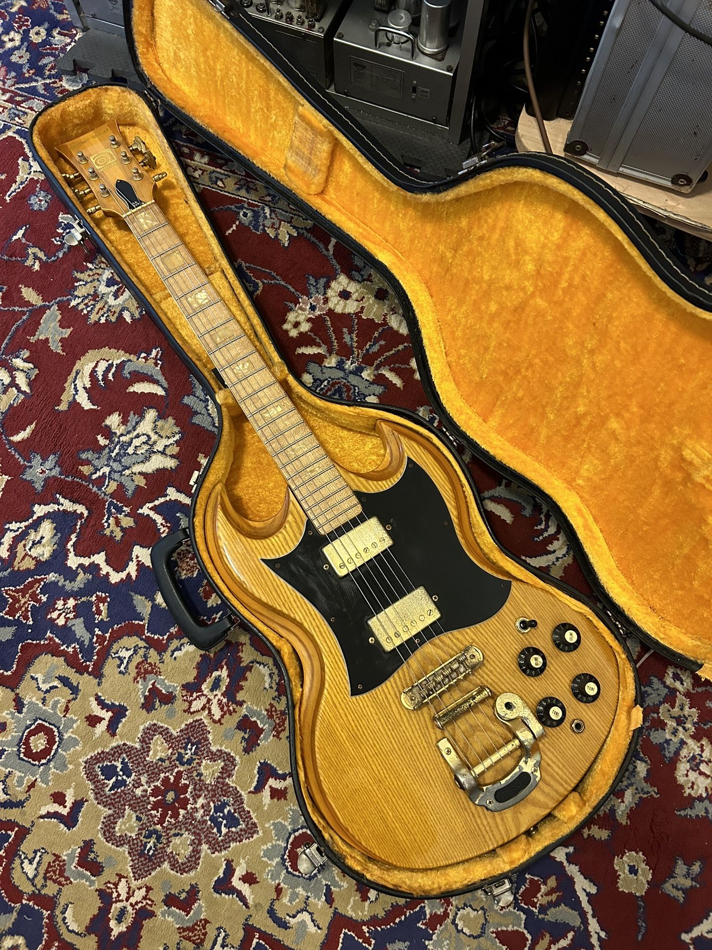 1970s Ampeg Super Stud Guitar for Sale in Miami, FL - OfferUp