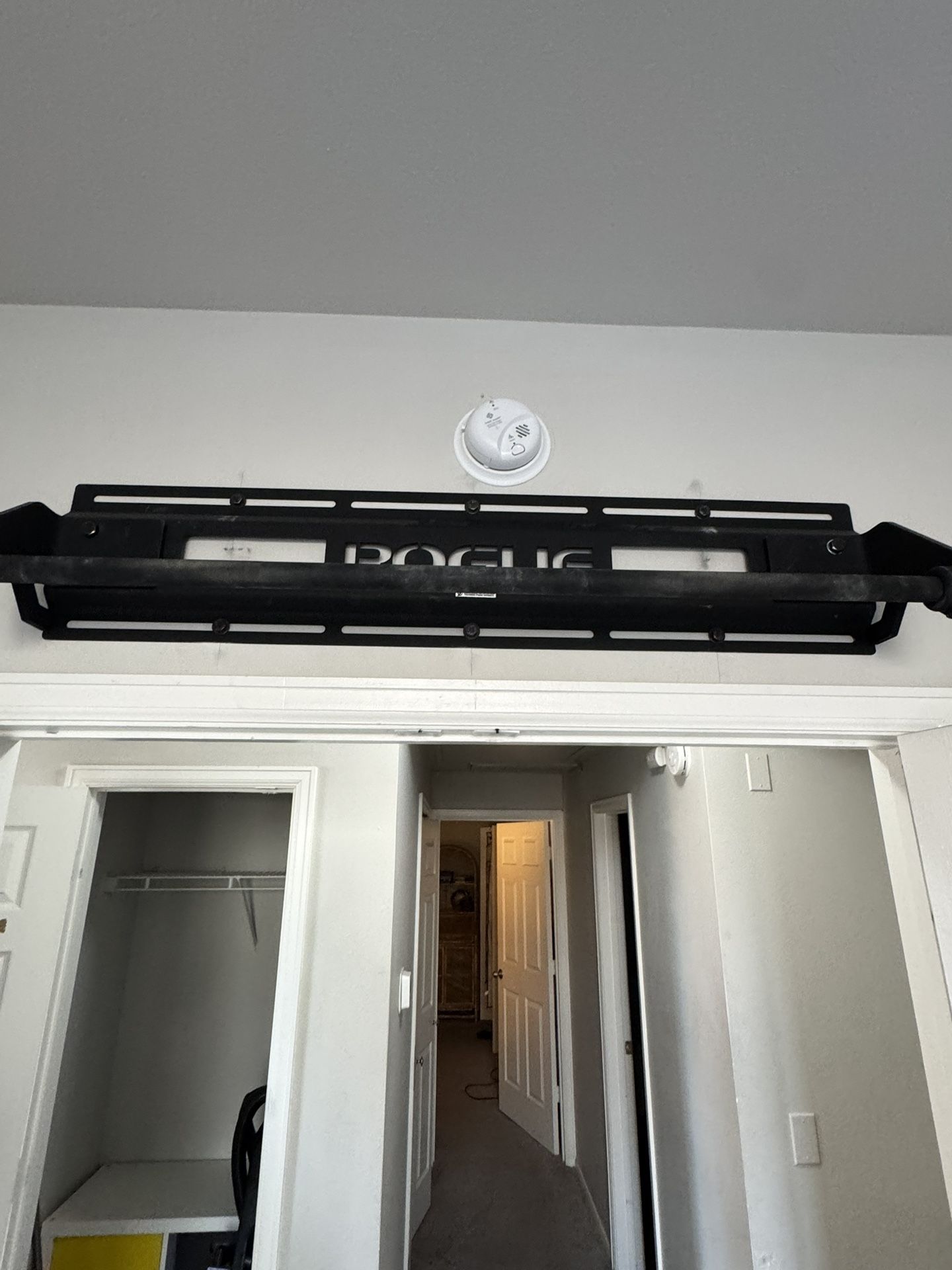 Rogue Heavy Duty Pull Up Bar for Sale in Las Vegas, NV - OfferUp