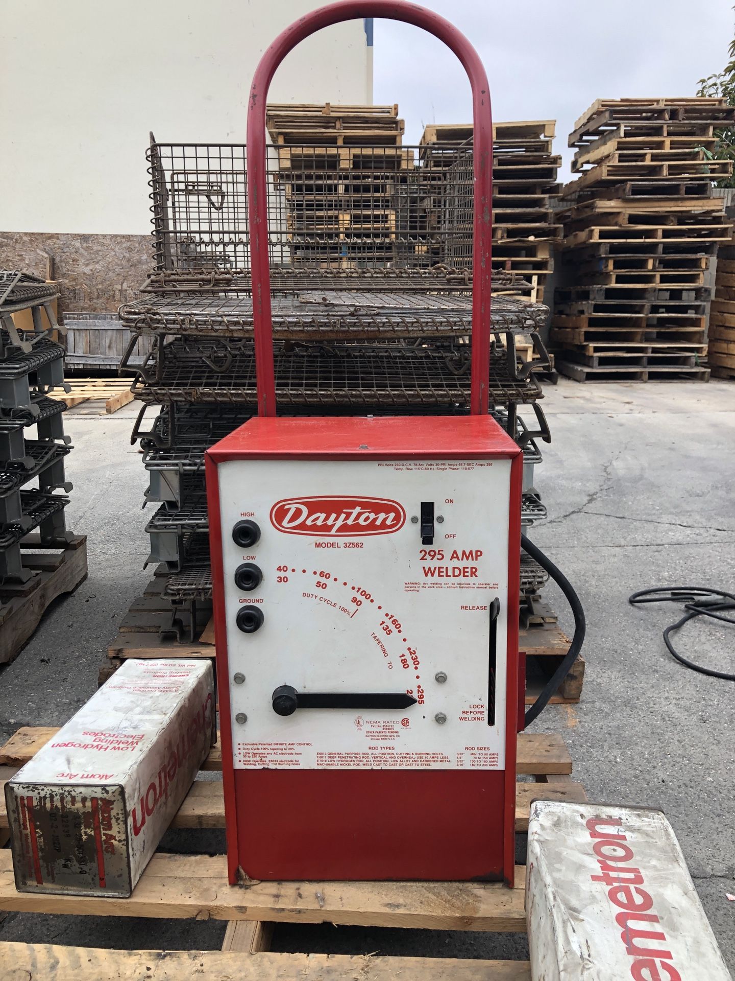 Dayton 295 Amp Welder for Sale in Garden Grove, CA - OfferUp