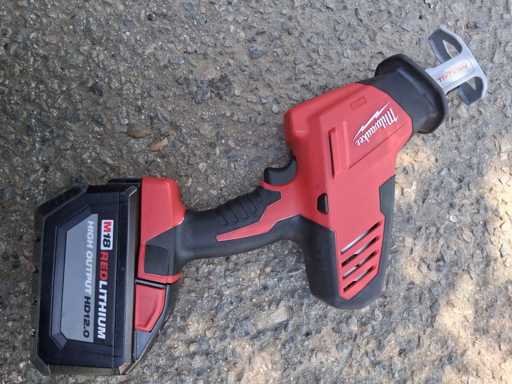 Milwaukee Hacksaw W/ 12.0 High Output Battery for Sale in Beaumont, CA ...