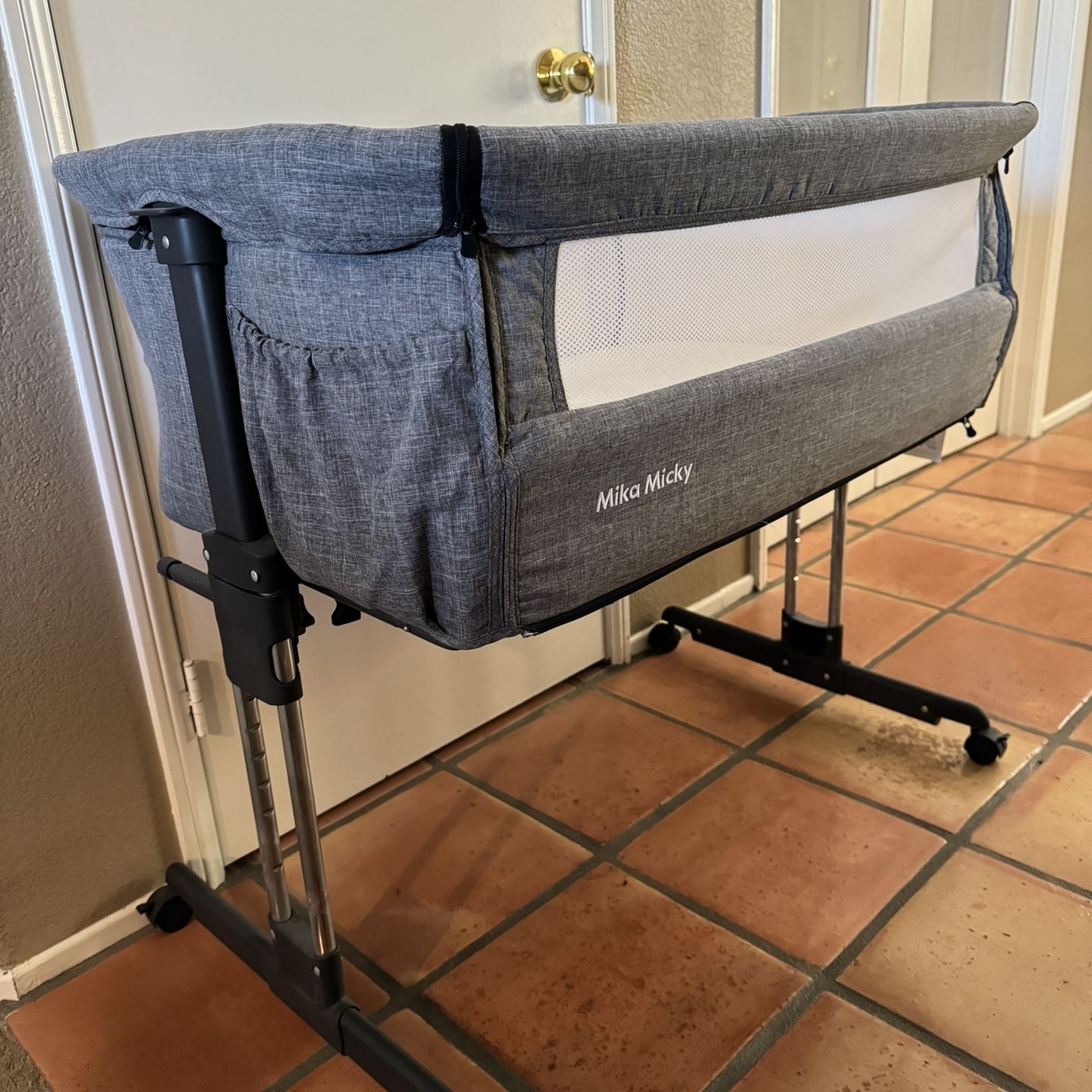 Mika micky bassinet store