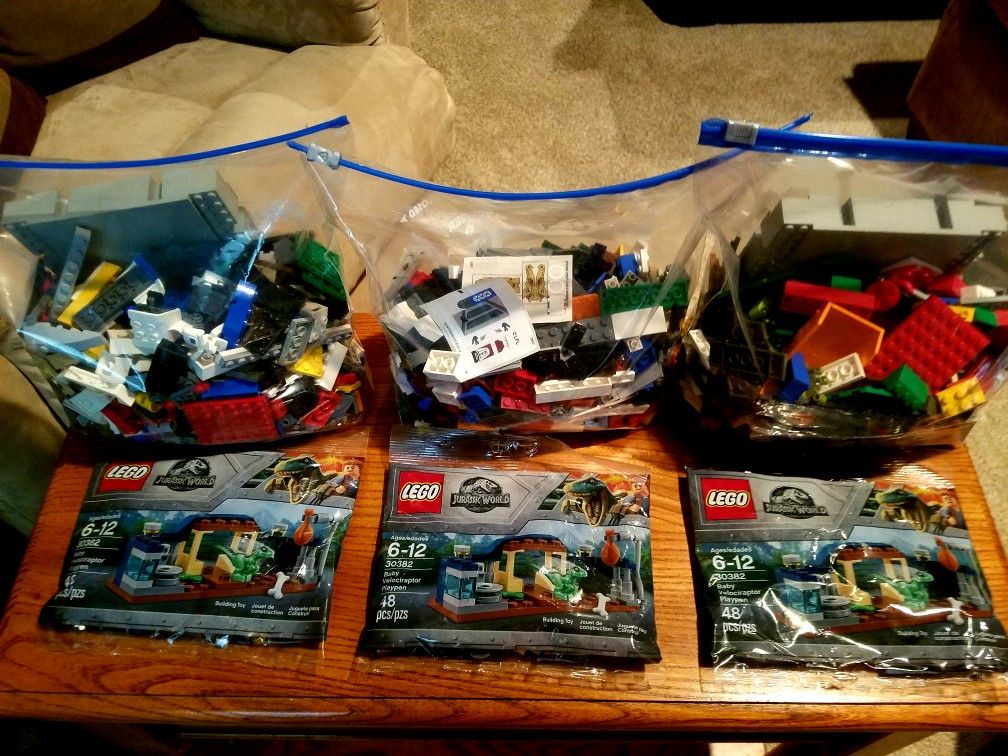 Lego Assorted Large Bag and set 30382 for Sale in Kansas City, MO - OfferUp
