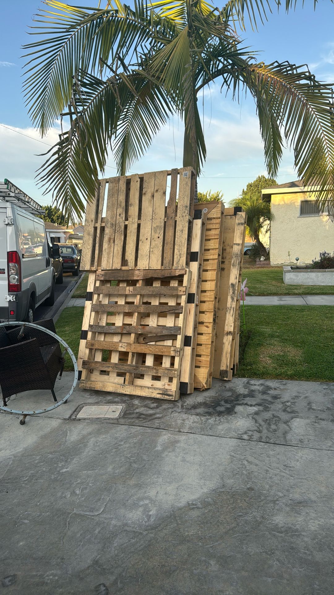 Free Pallets for Sale in Paramount, CA - OfferUp
