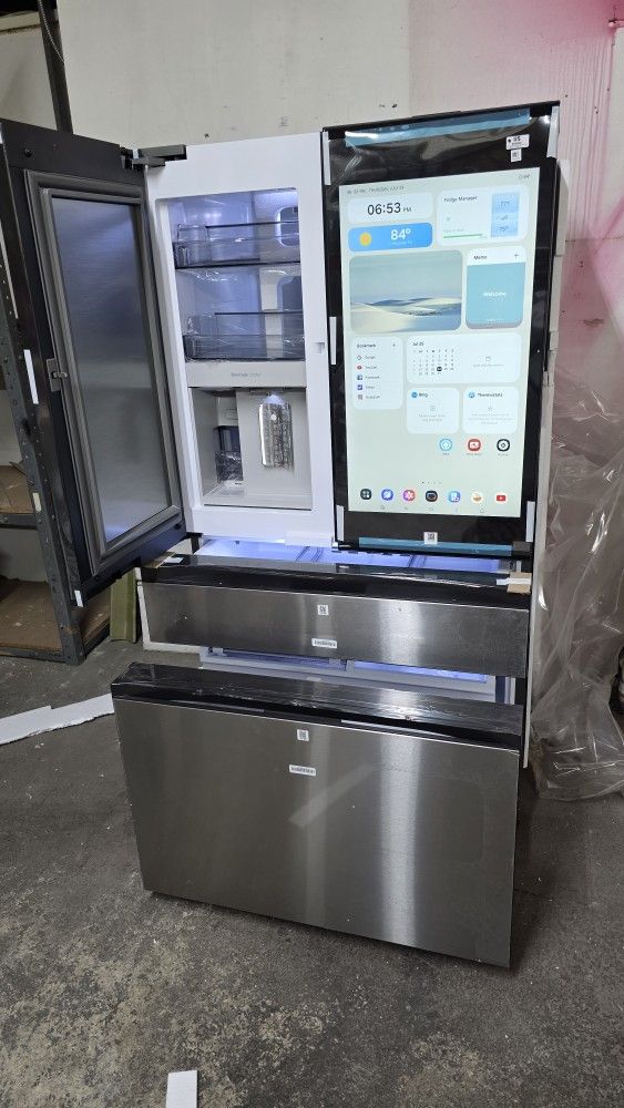 Refrigerator With Computer