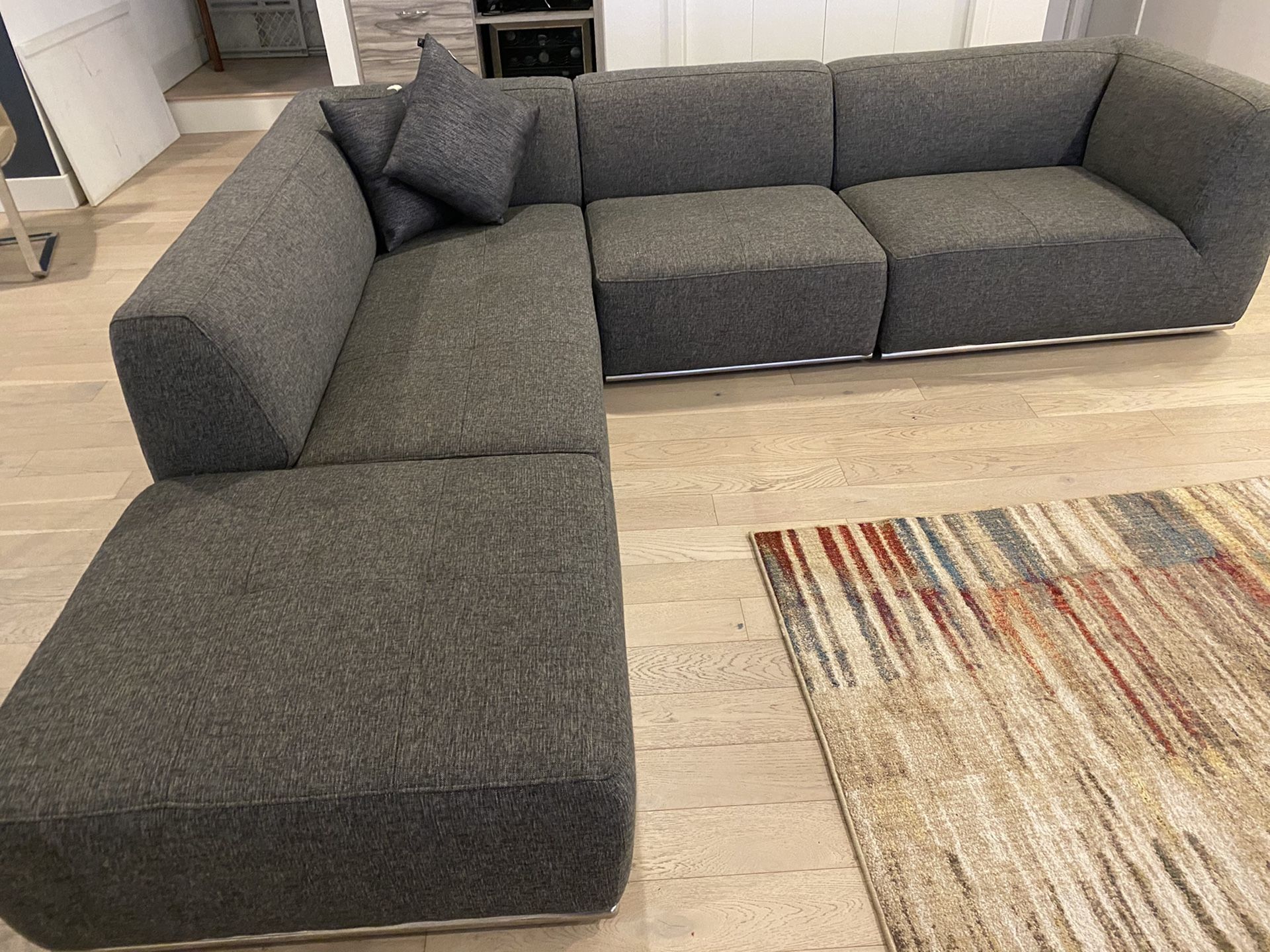 Kasala Malibu sectional sofa for Sale in Redmond, WA - OfferUp