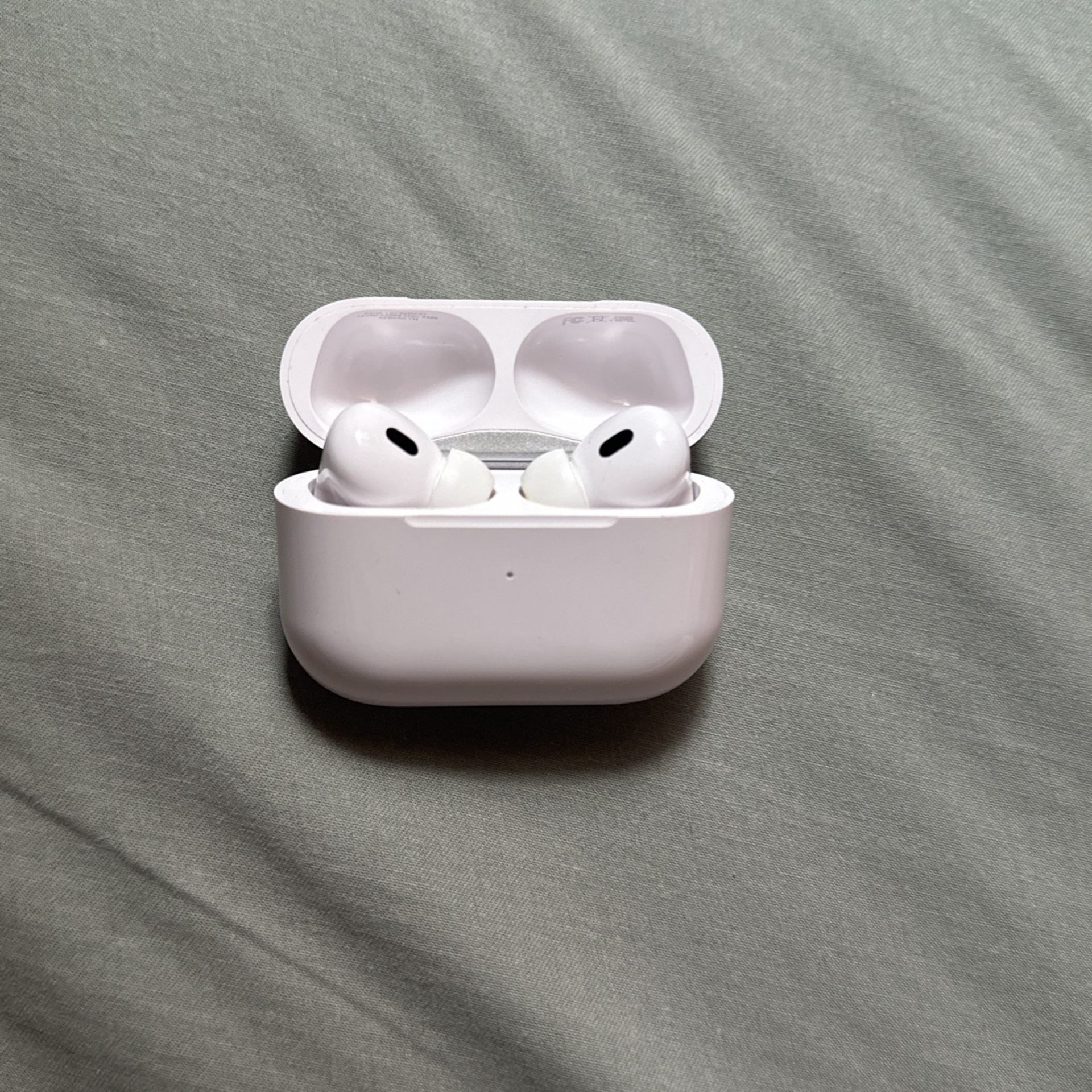 Apple AirPod Pro 2nd Generation MagSafe Case for Sale in Jersey City ...