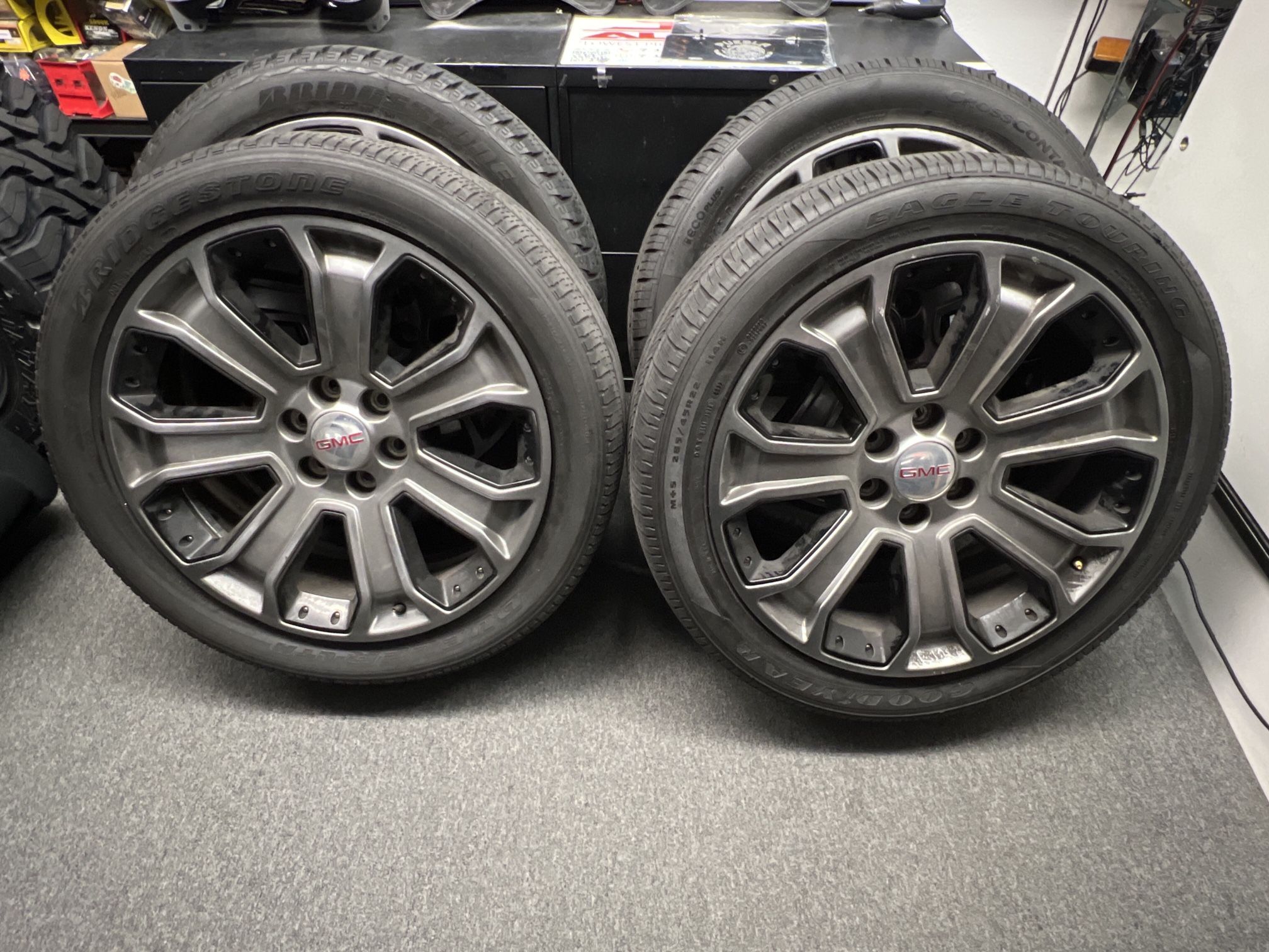 4pc Set Of 22x9” OEM GMC Wheels & Tires 22in 22” Hyper Silver Black ...