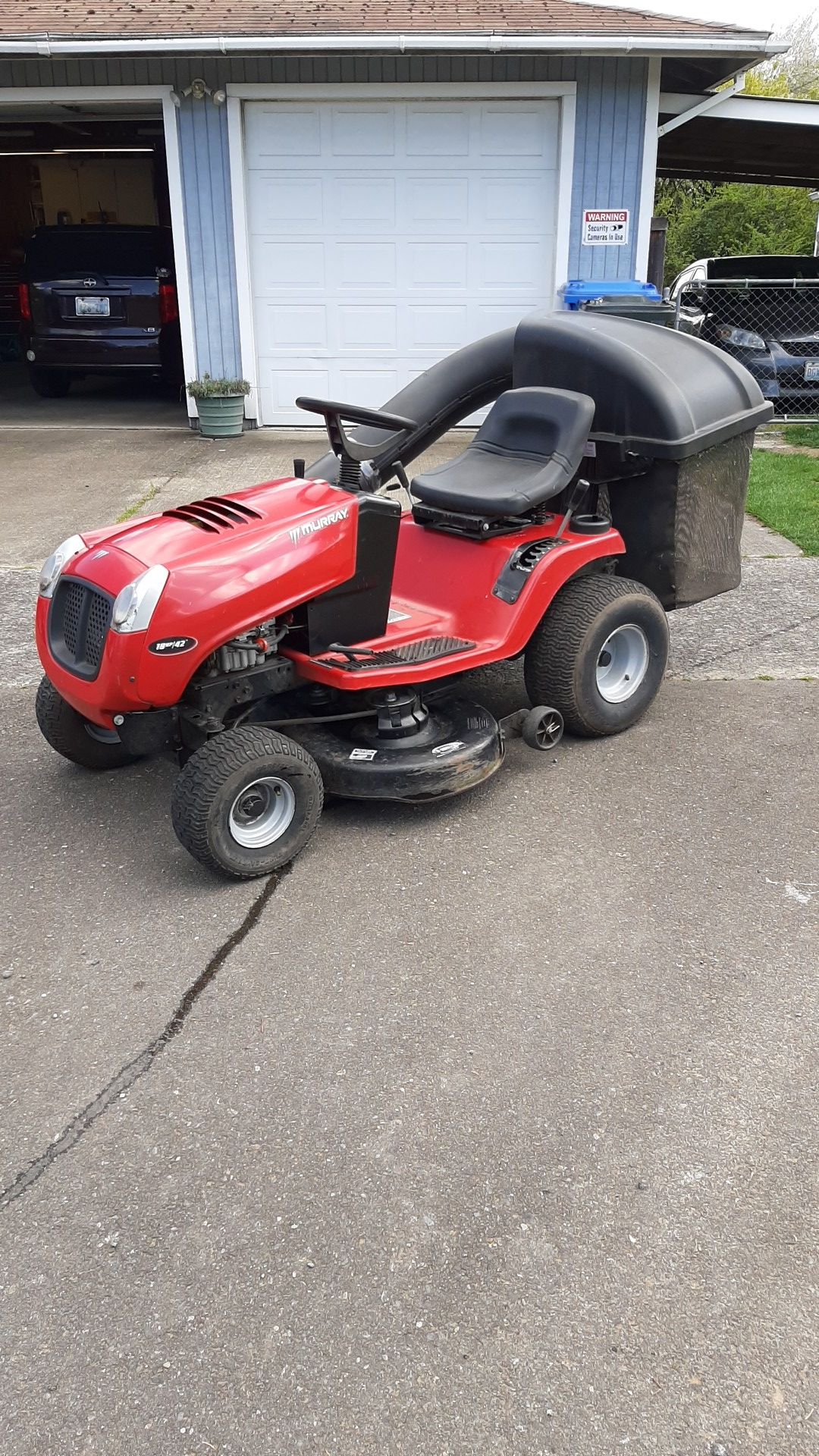 Murray 42" 18hp Riding Lawnmower with Bagger lawn mower for Sale in ...