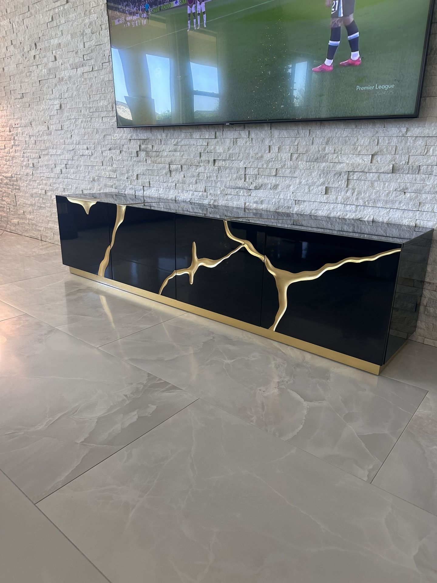 Black And Gold Luxury Modern Tv Buffet for Sale in Peoria, AZ - OfferUp