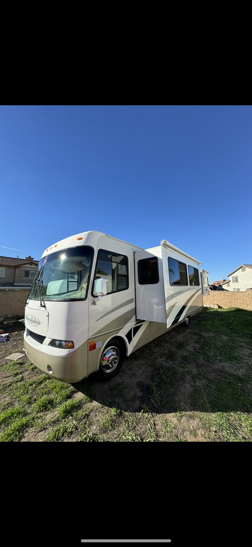 2006 Thor hurricane 34 foot triple slide Motorhome for Sale in Fontana ...