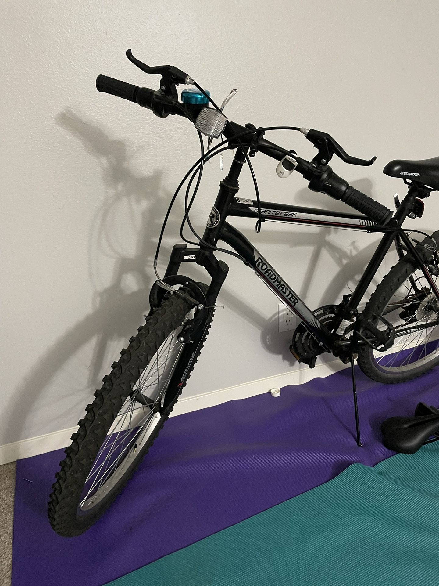 Roadmaster Granite Peak Mountain Bike 26 inch wheels for Sale in ...