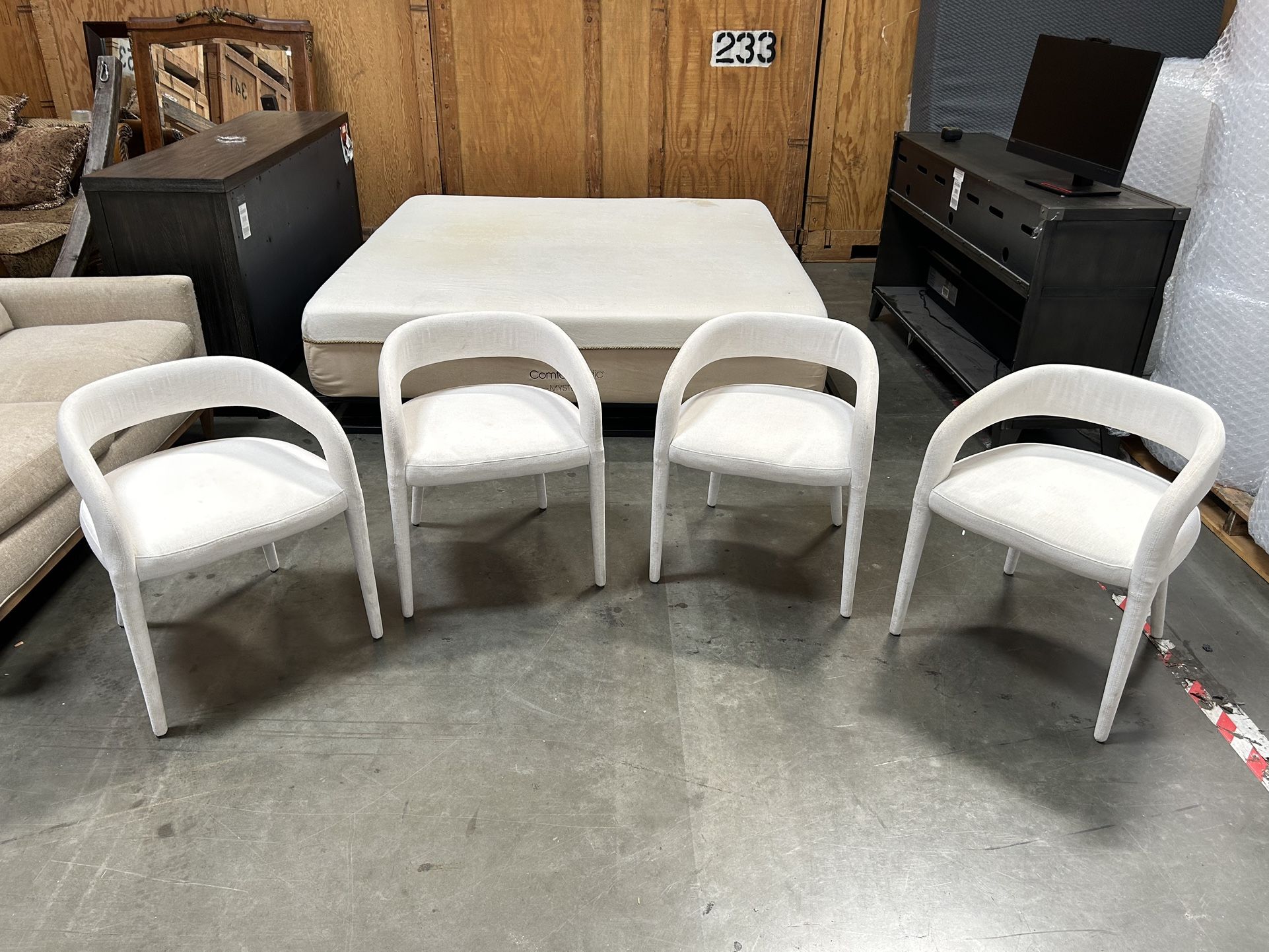 CB2 Dining Chair Set! for Sale in Playa Del Rey, CA - OfferUp