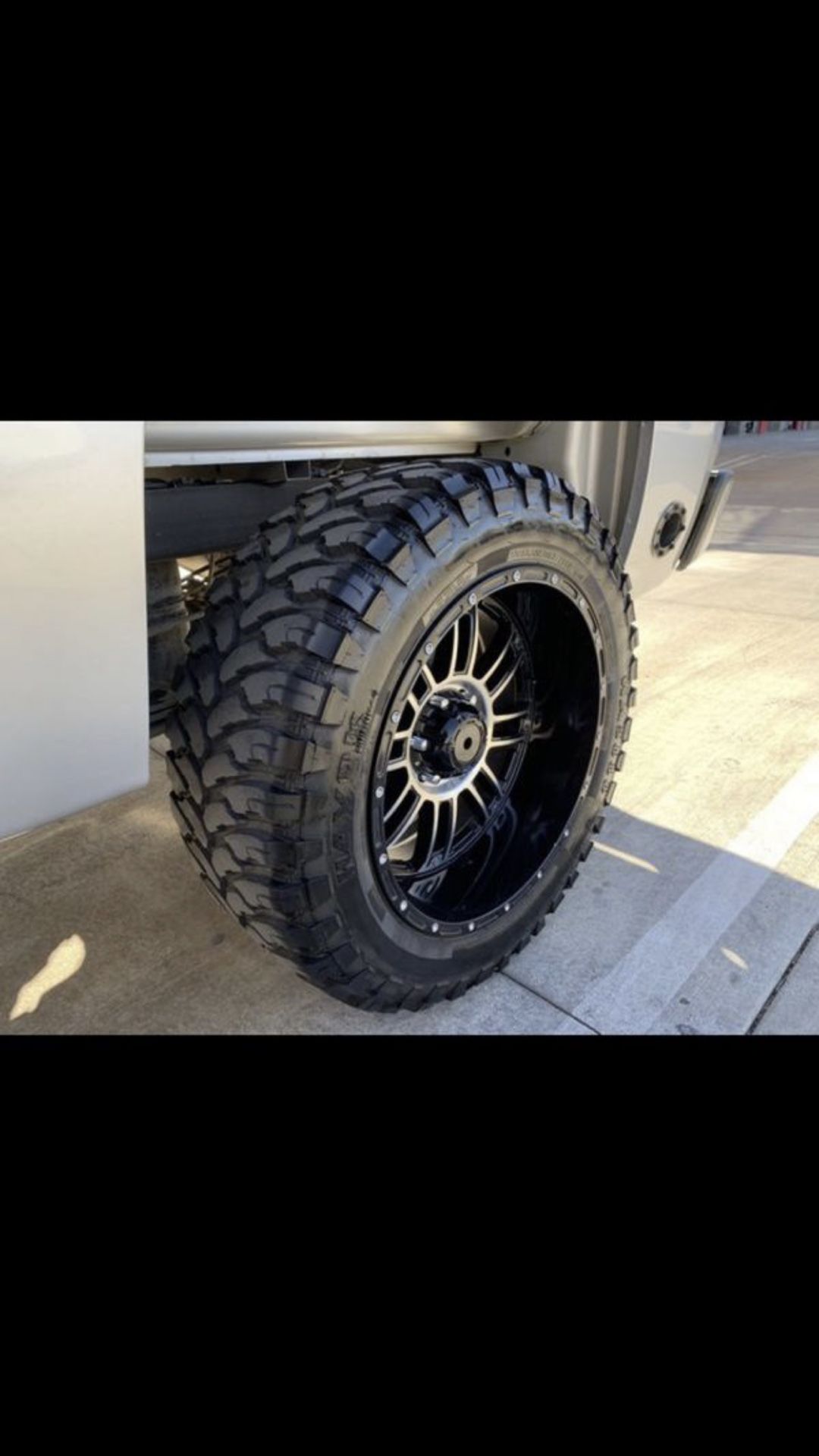 6x5.5 20x10 Full Throttle Rims and 33x12.50 MT Tires for Sale in ...
