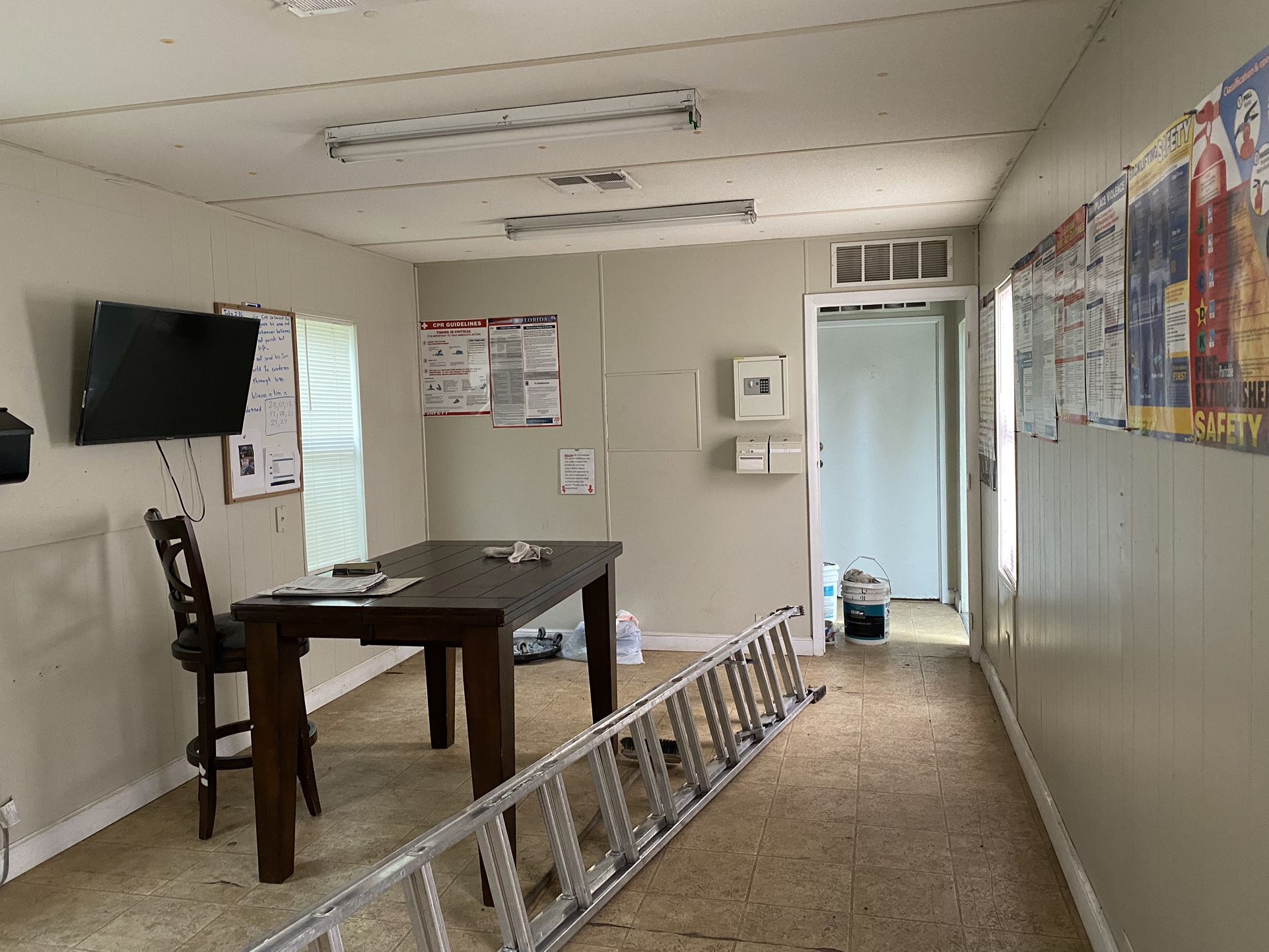TRAILER 32 Feet Long for Sale in Pompano Beach, FL - OfferUp