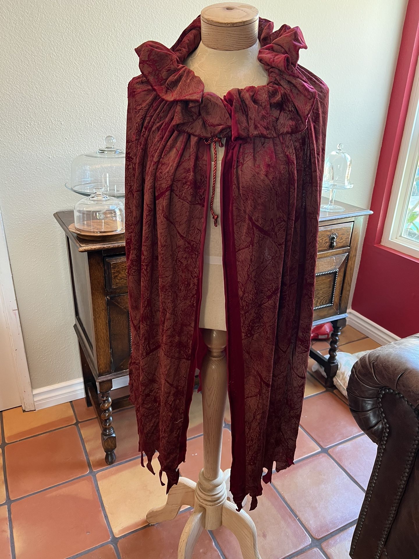 Halloween-Costumes Capes Red for Sale in Poway, CA - OfferUp