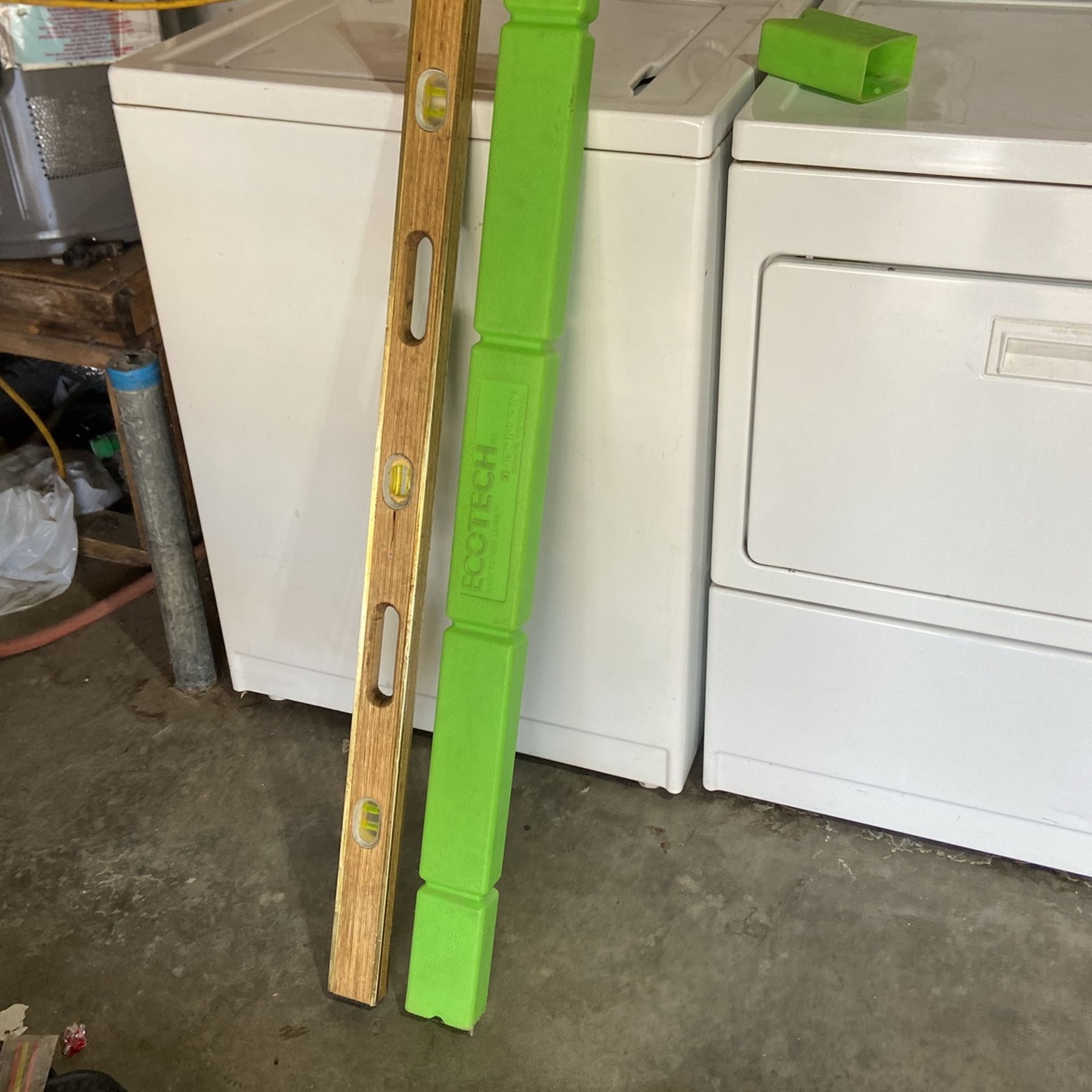 Beautiful Johnson, 4 foot level for Sale in Quartz Hill, CA - OfferUp