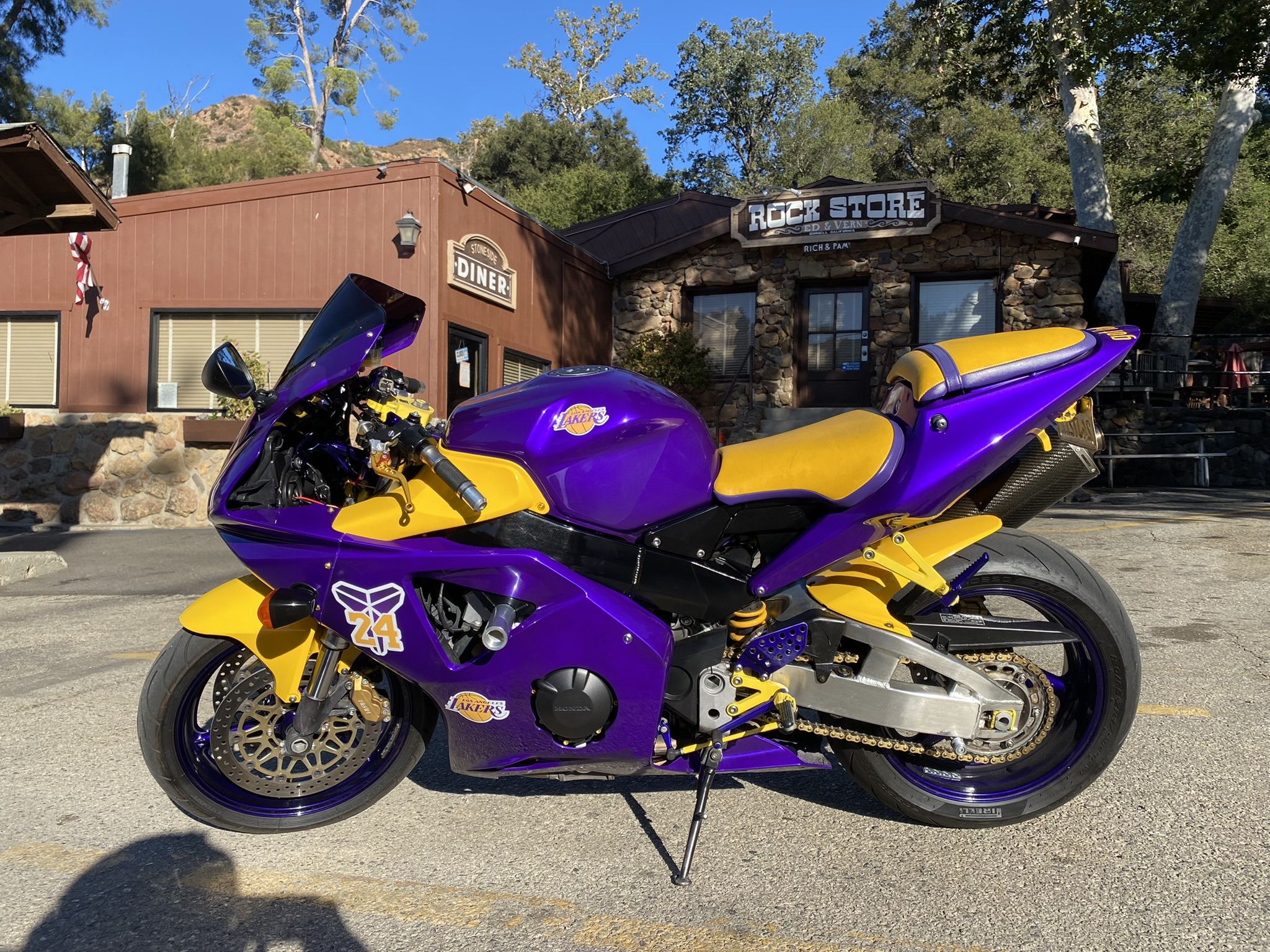 HONDA CBR954RR STREET BIKE WITH LAKERS CUSTOM PAINT JOB. KOBE BRYANT NUMBERS. LOW MILES 19K ...