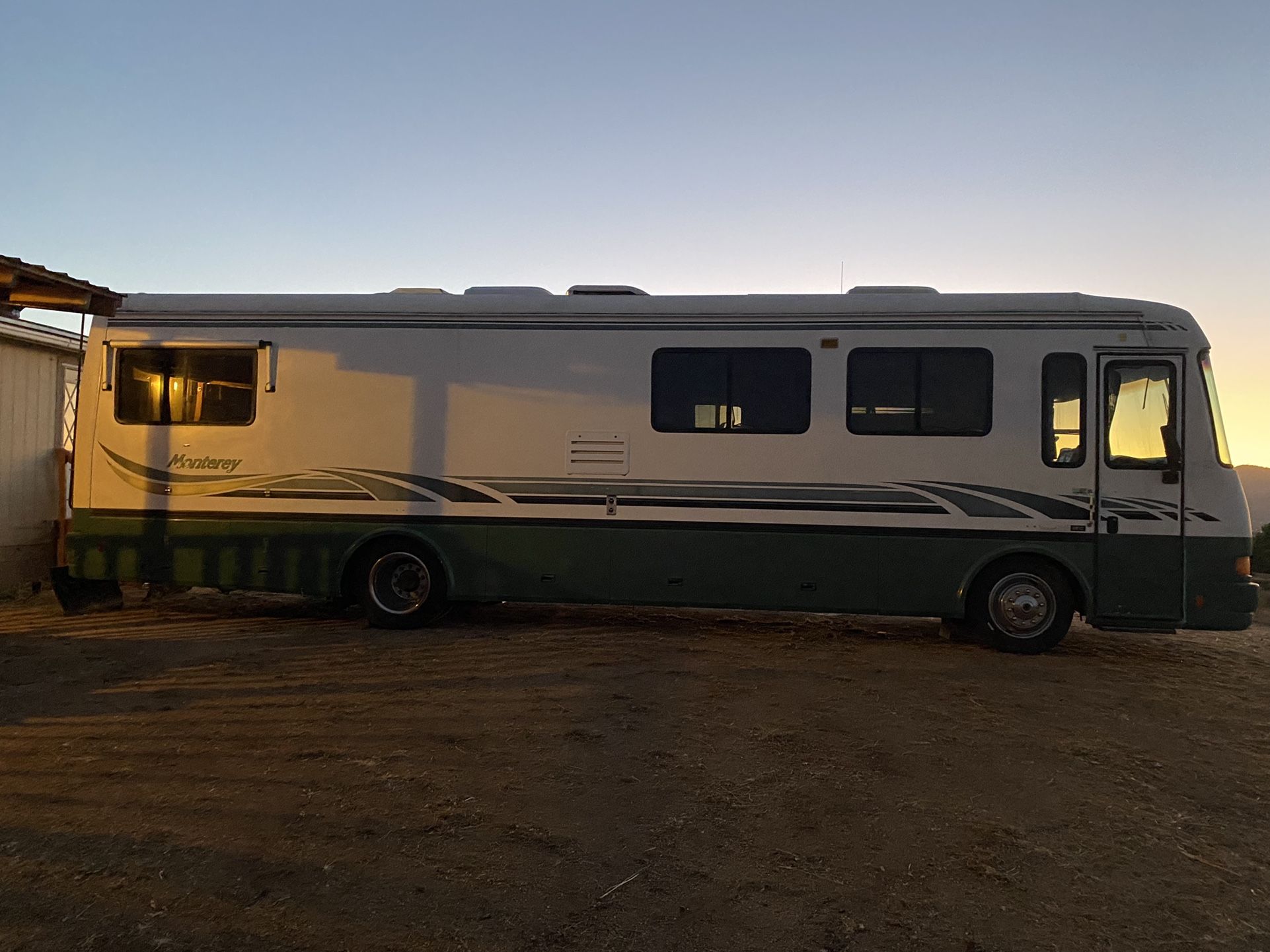 1998 Monterey Beaver 36 Ft for Sale in Los Angeles, CA - OfferUp