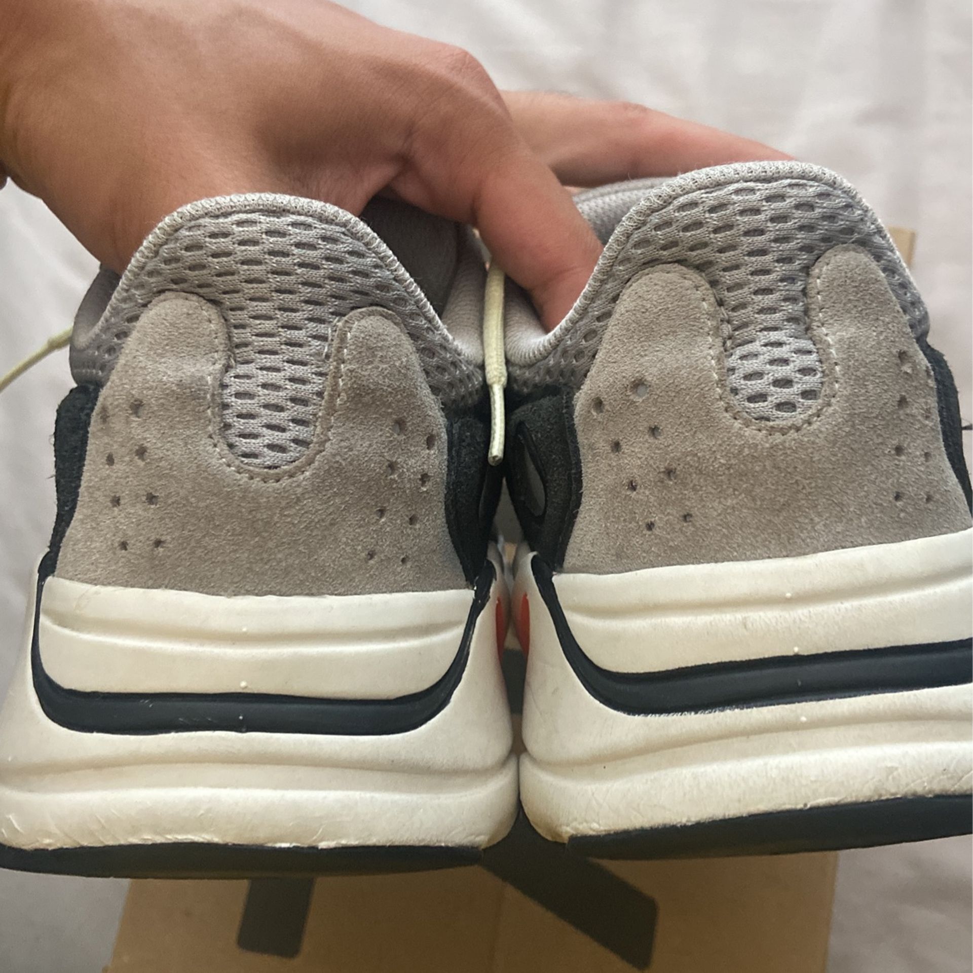 Adidas Yeezy Boost 700 Waverunners Size 8.5 for Sale in Houston, TX ...