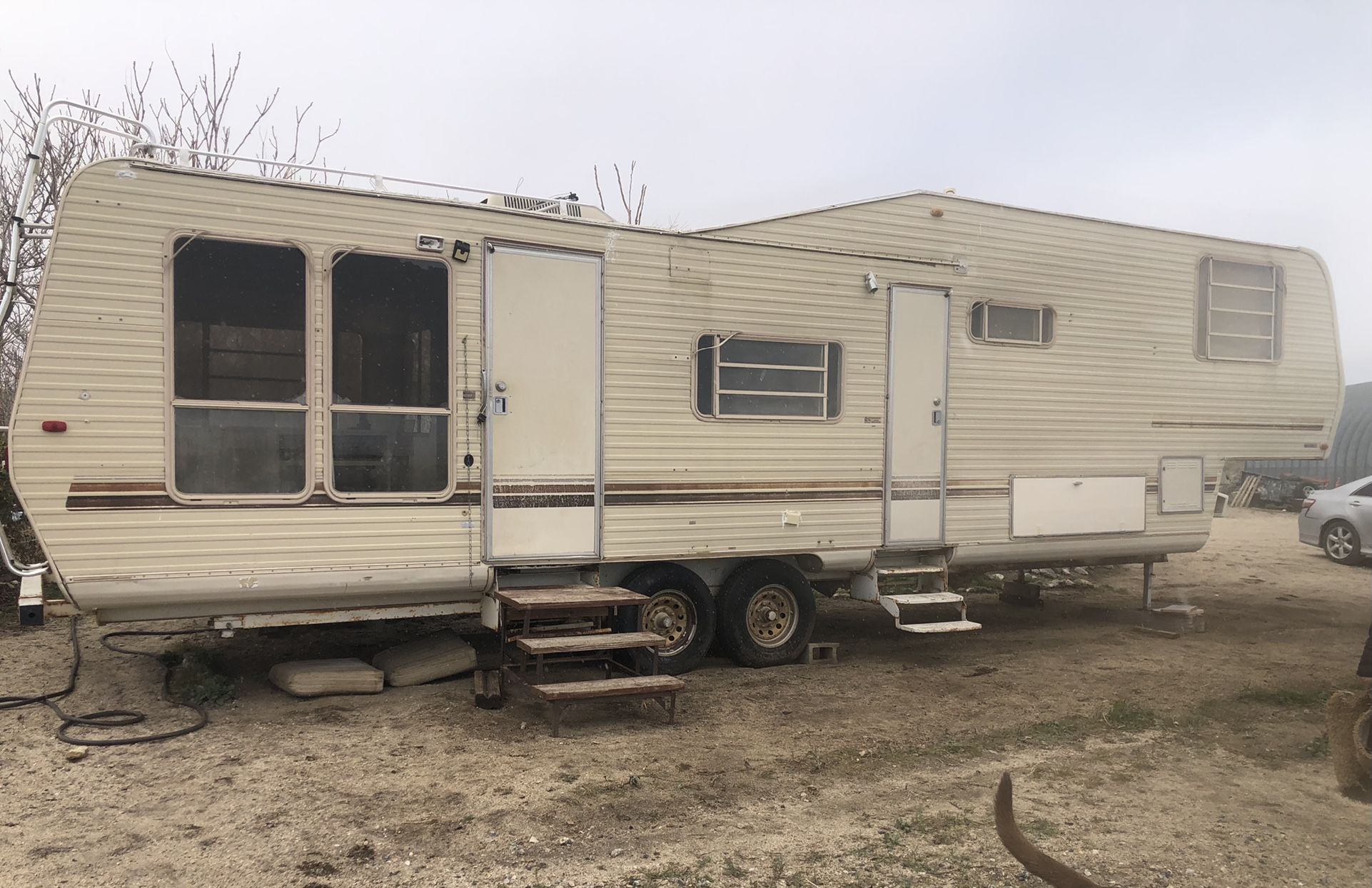 Alfa 5th Wheel 36” Travel Trailer Tiny Home Read Post!! for Sale in ...