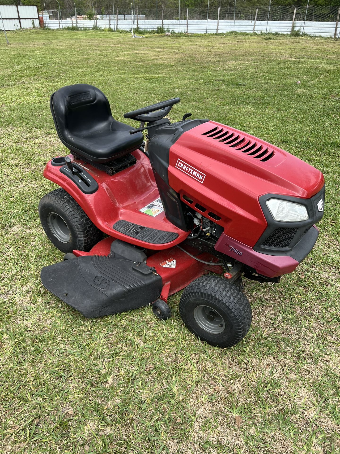 Craftsman 46” T2400 Riding Mower for Sale in Houston, TX - OfferUp