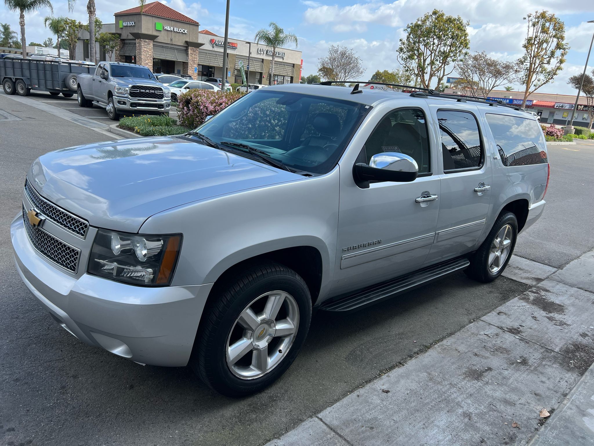 2013 Chevrolet Suburban for Sale in Bellflower, CA - OfferUp