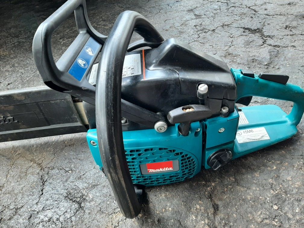 Makita Chainsaw 45M6 DCS540 for Sale in Ocean Ridge FL OfferUp