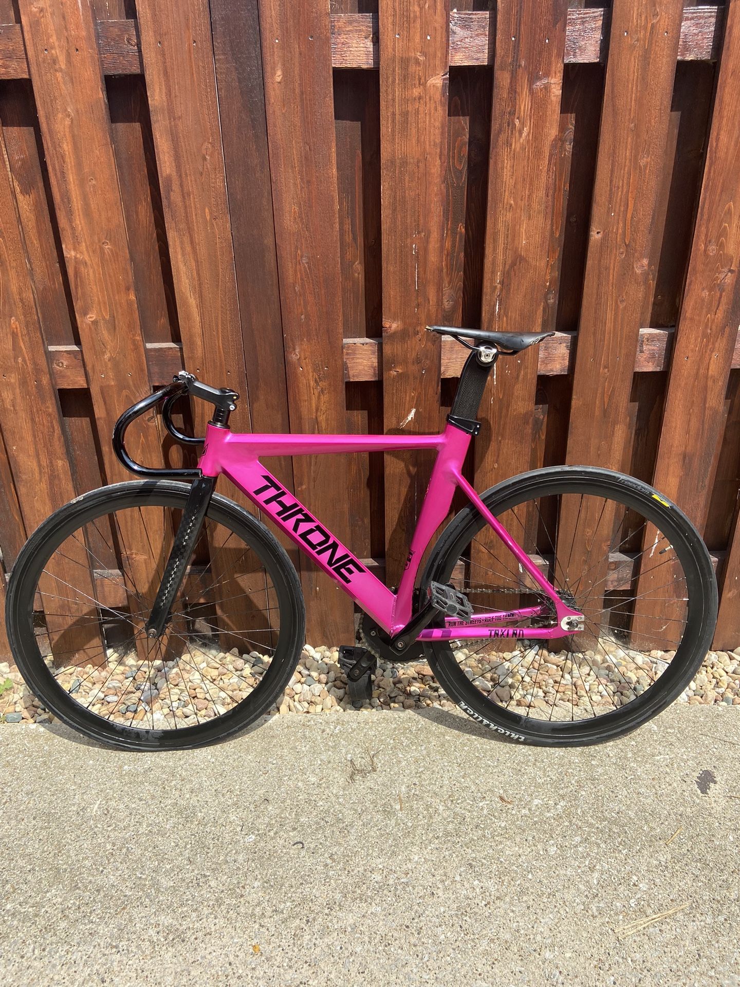 Pink Throne Trklrd for Sale in Chicago, IL - OfferUp