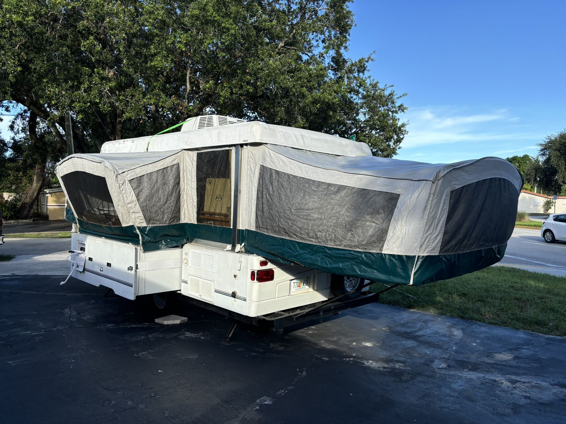 2002 Coleman Fleetwood Pop Up Camper for Sale in Pompano Beach, FL ...
