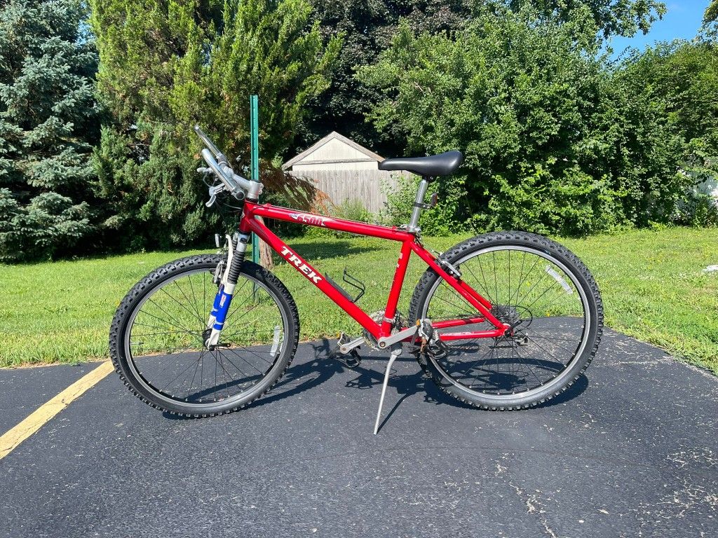 Track 6500 Mountain Bike for Sale in Crystal Lake, IL - OfferUp