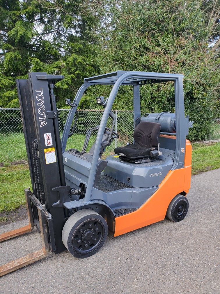 2014 Toyota Forklift 8FGCU20 for Sale in Tacoma, WA - OfferUp