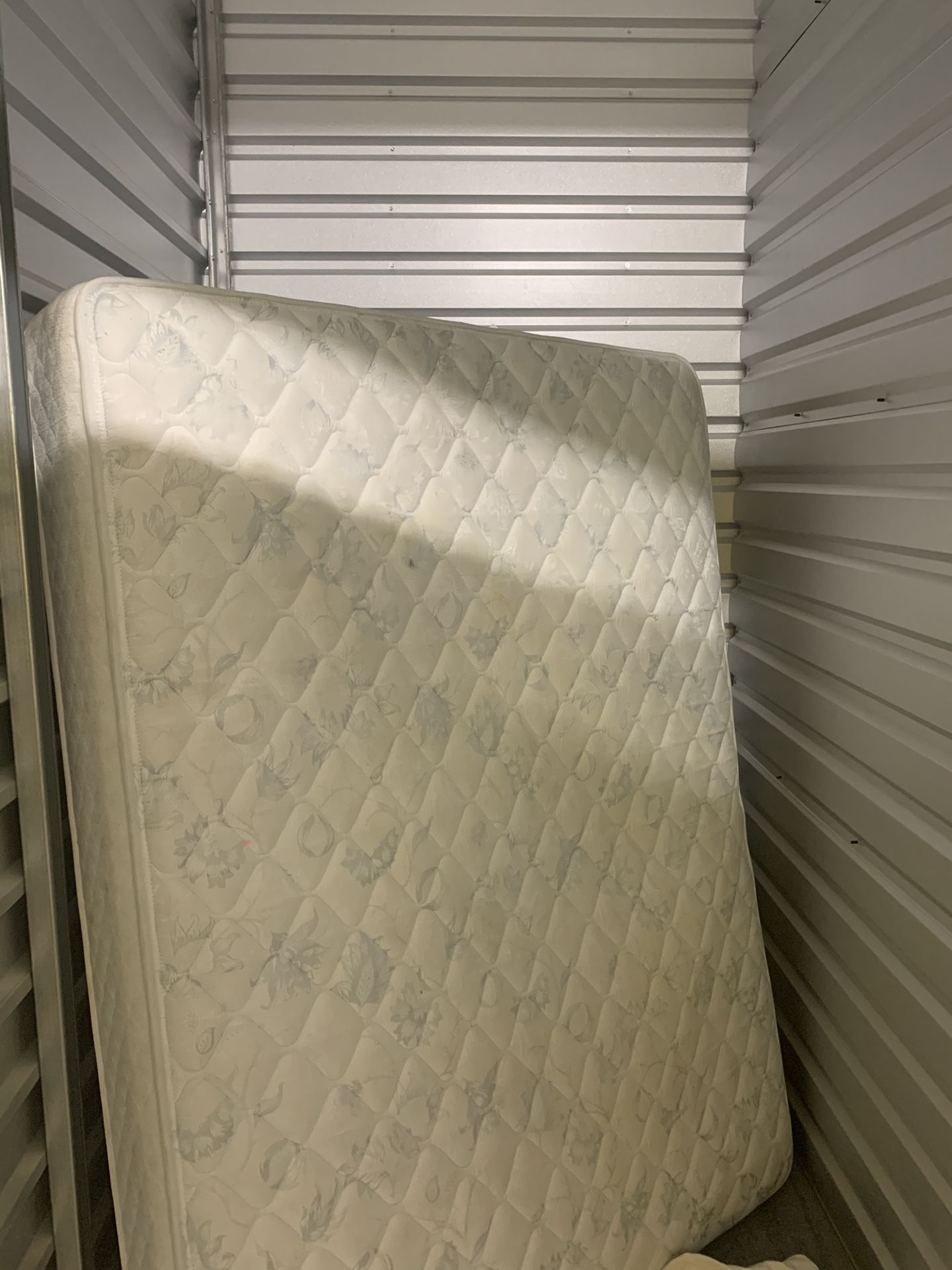 Queen size Mattress & Box Spring w/ rails and under bed planks for Sale ...